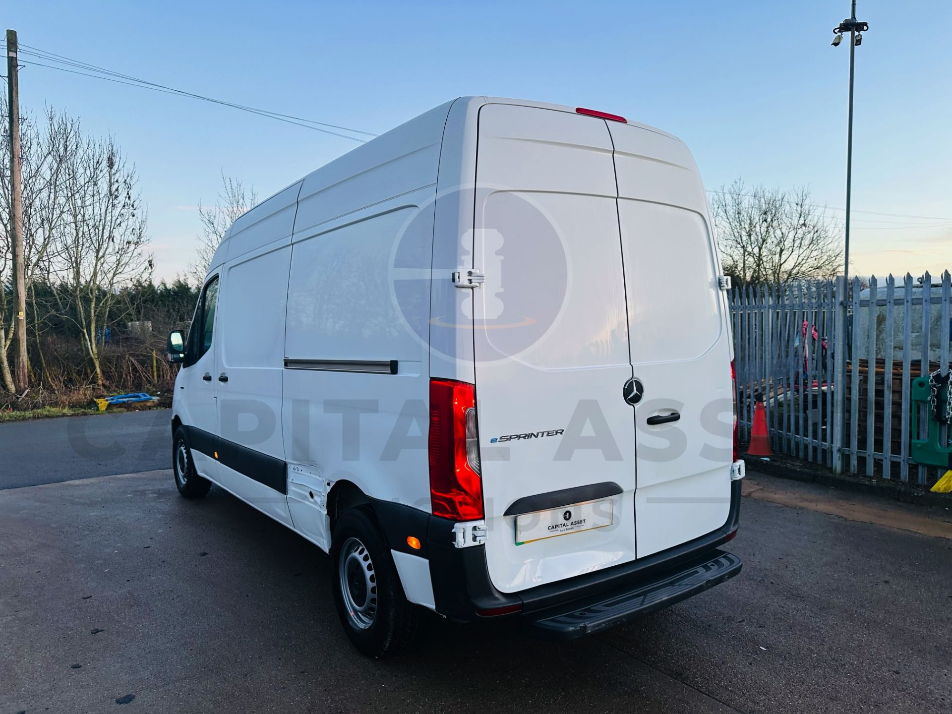 MERCEDES-BENZ SPRINTER PROGRESSIVE E"MEDIUM WHEEL BASE" AUTOMATIC - 23 ...