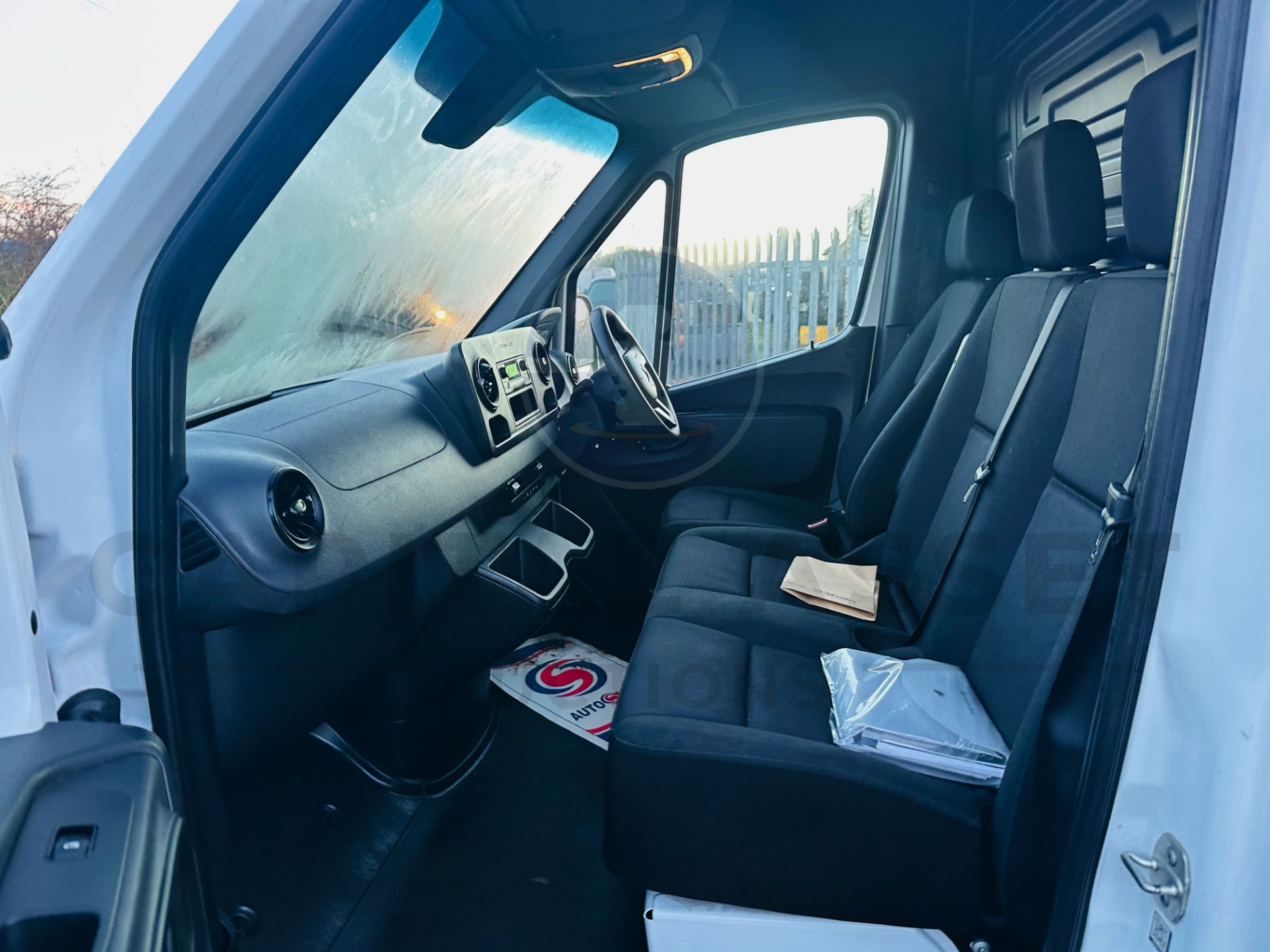 MERCEDES-BENZ SPRINTER PROGRESSIVE E"MEDIUM WHEEL BASE" AUTOMATIC - 23 ...