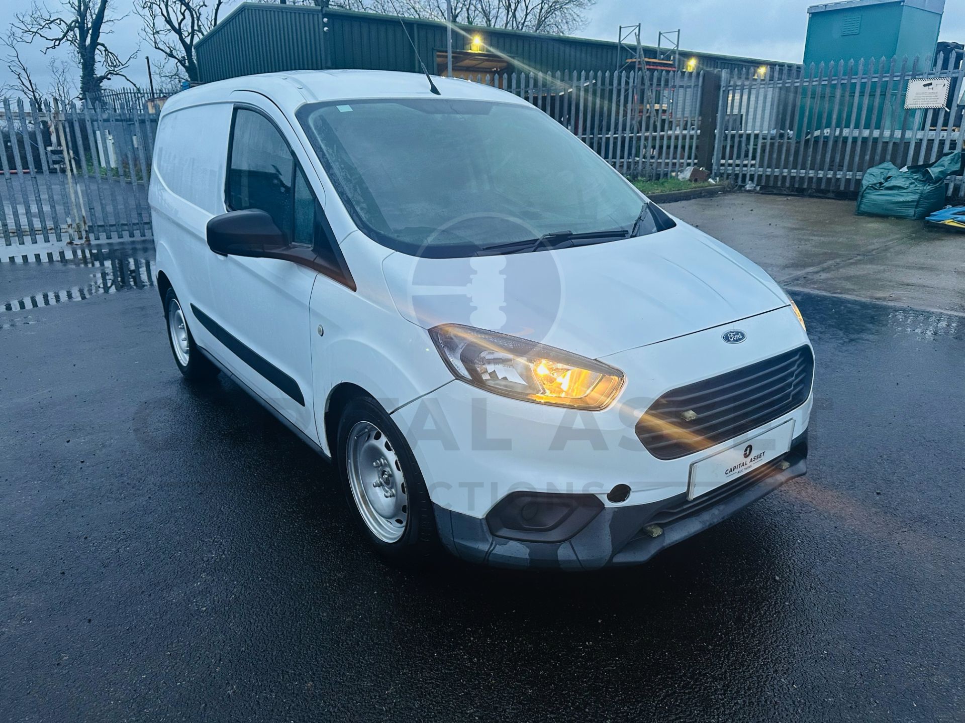 FORD TRANSIT COURIER 1.5 TDCI *BASE EDITION* 2022 MODEL - 1 OWNER FROM ...