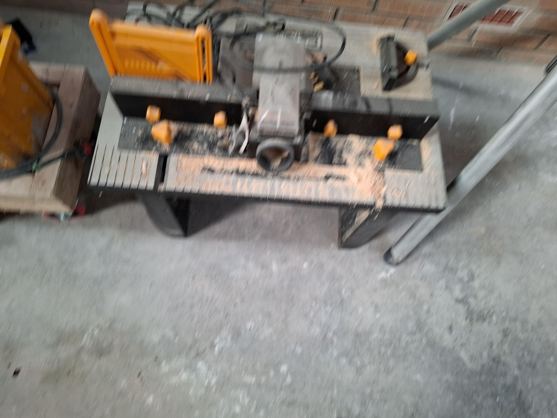 3 X MIXED PIECE TOOL LOT CONTAINING 1 DEWALT DE7033 LEG STAND , 1 ...