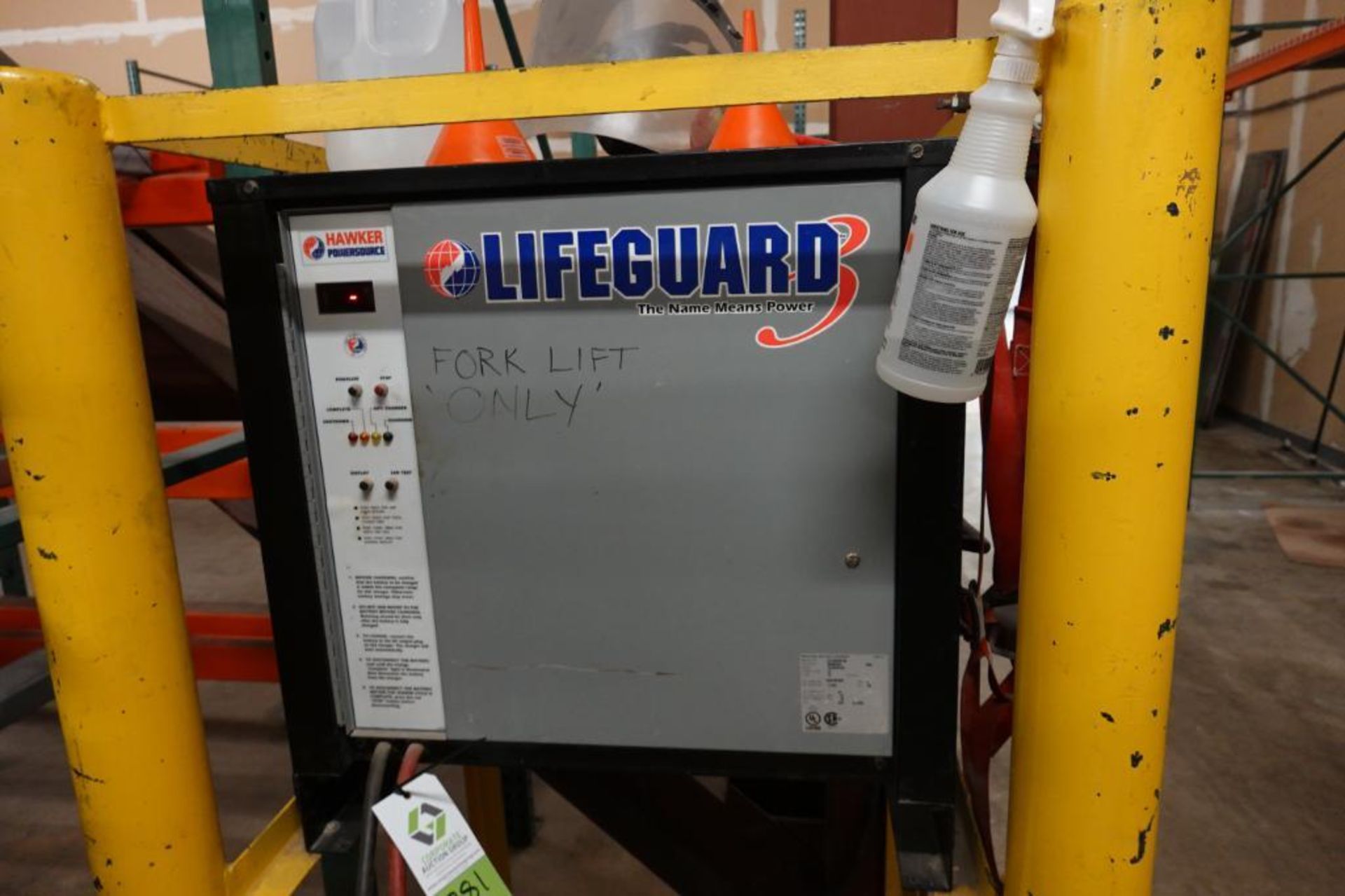 Hawker Power source 24 volt battery charger, Model LG120540F38, 208-230 ...