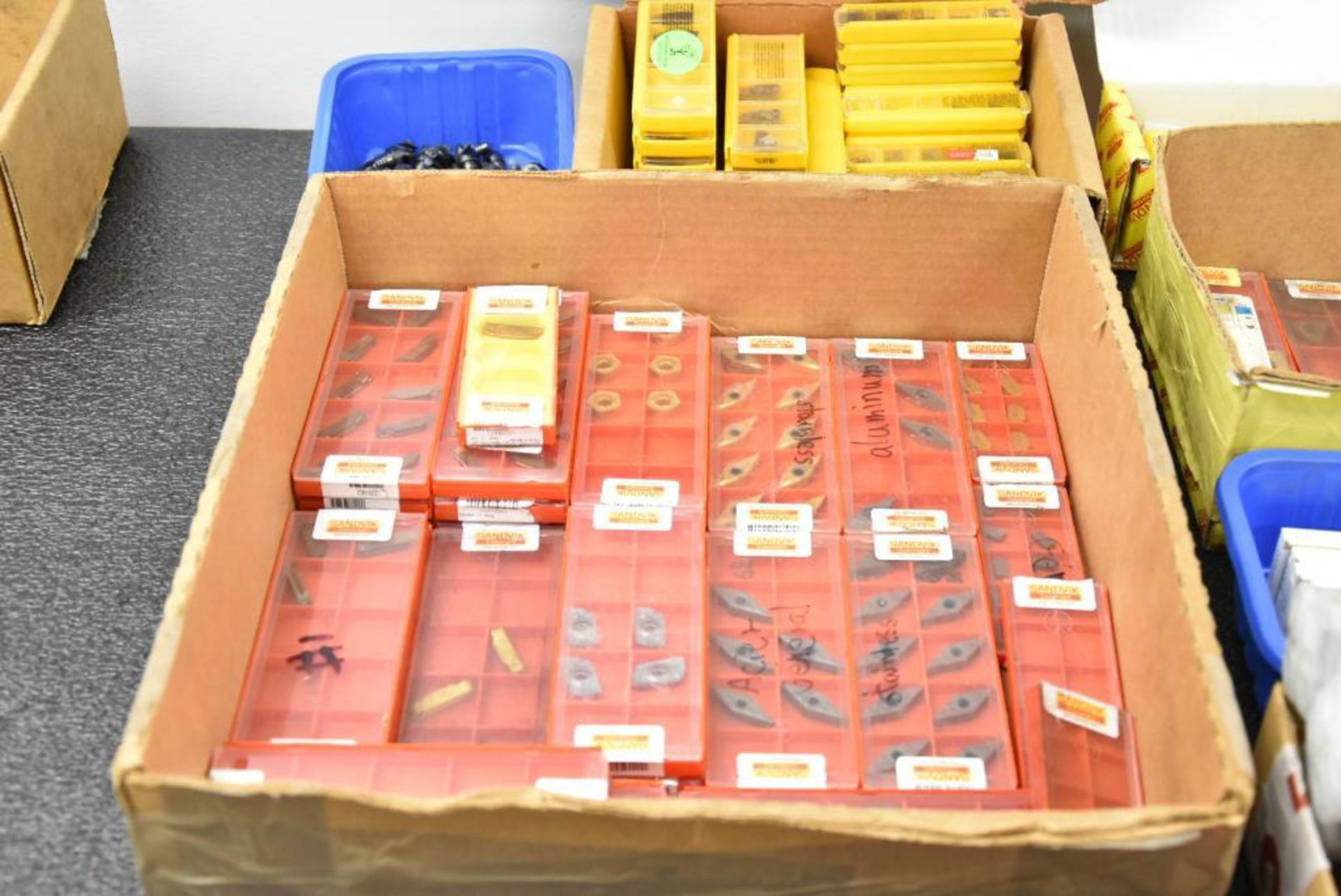 LOT/ CARBIDE INSERTS (LOCATED AT 565 DES ECOLES, DRUMMONDVILLE, QC, J2B ...
