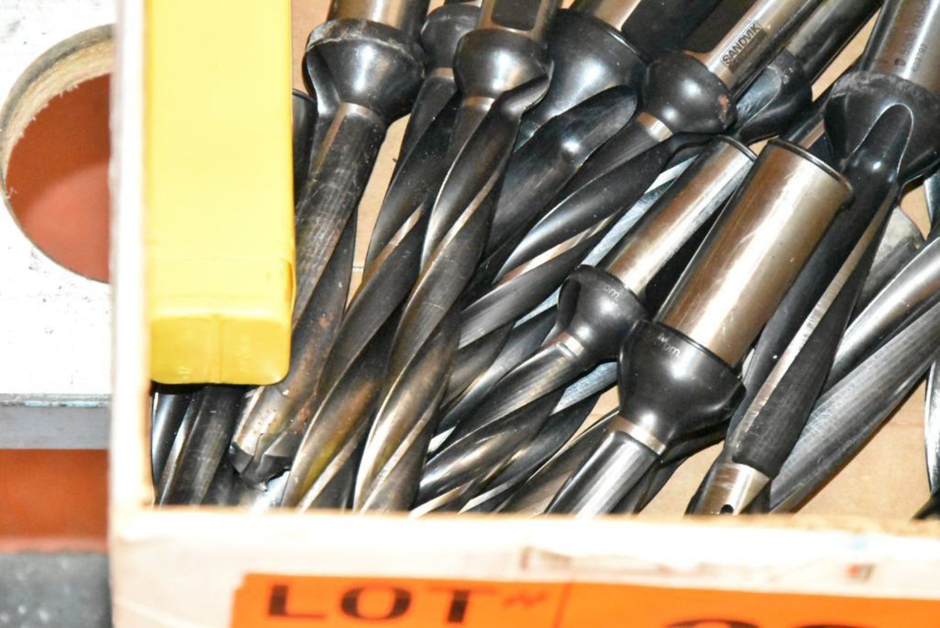 LOT/ COOLANT THRU DRILLS (LOCATED AT 565 DES ECOLES, DRUMMONDVILLE, QC ...