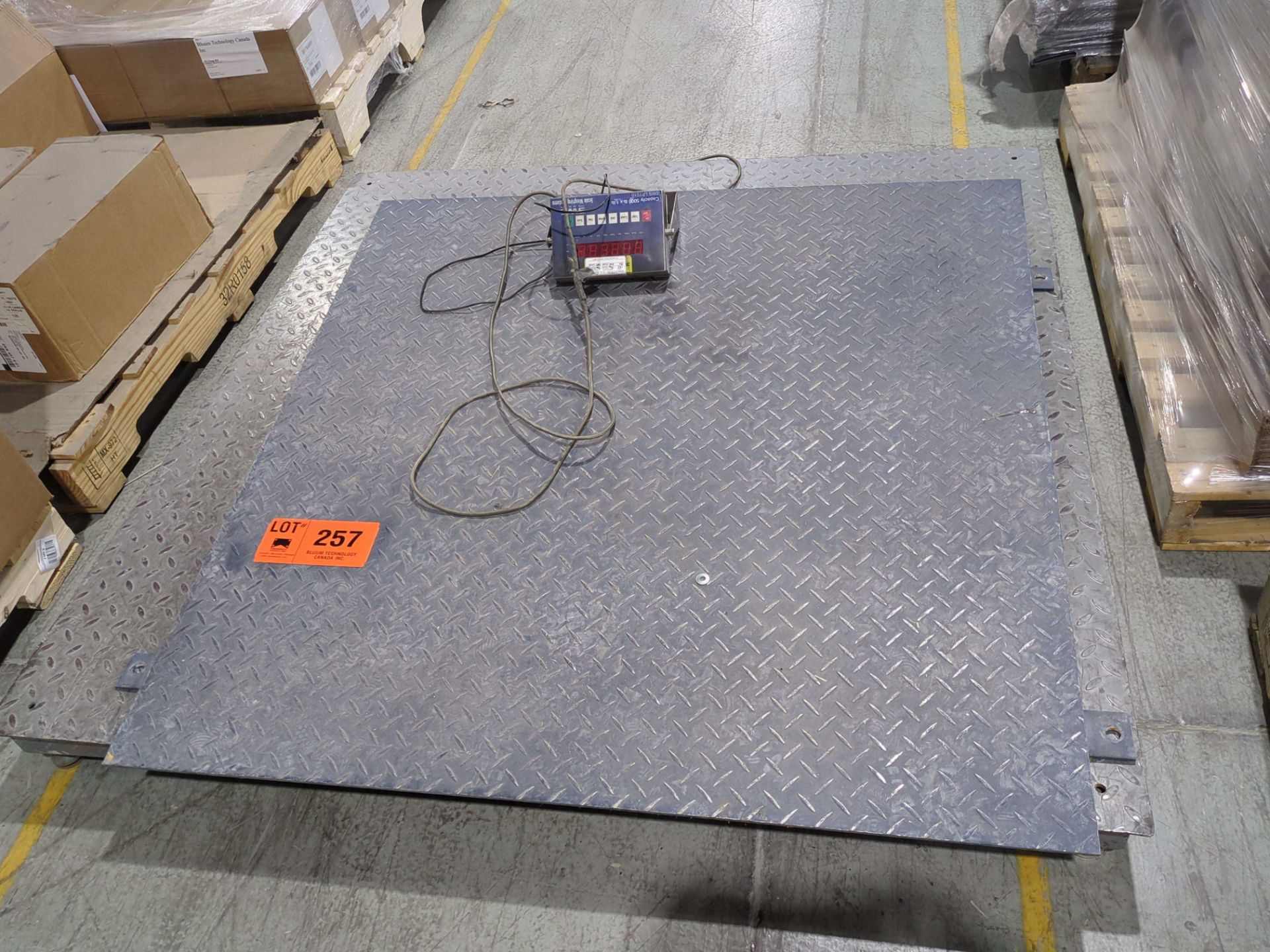 5,000 LB. CAPACITY PLATFORM SCALE WITH SWS LP7510 DIGITAL READ OUT