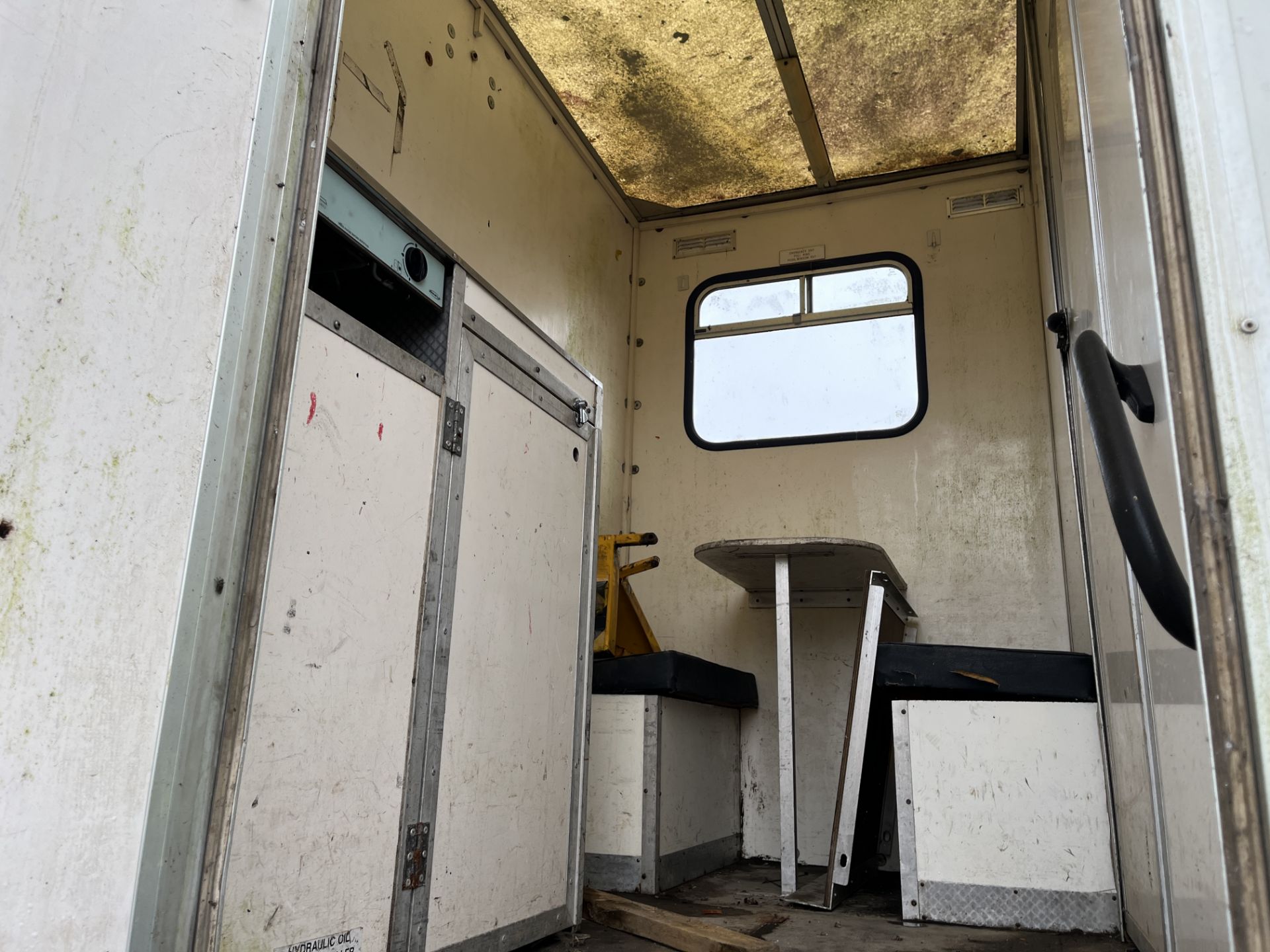 LEYLAND DAF ARMY WAGON WITH CONTAINER
