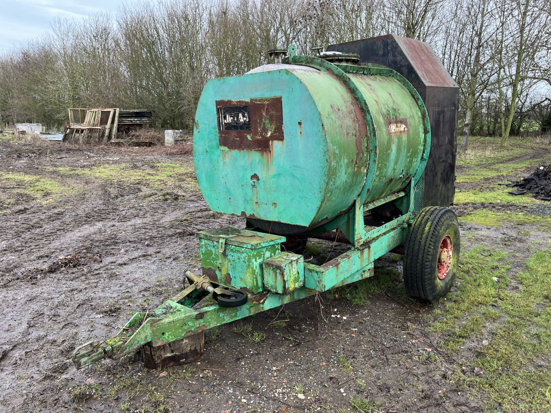 FUEL BOWSER JET A-1 2700LITRE