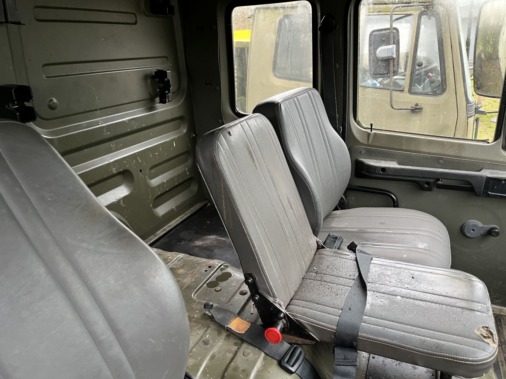 LEYLAND DAF ARMY WAGON WITH CONTAINER