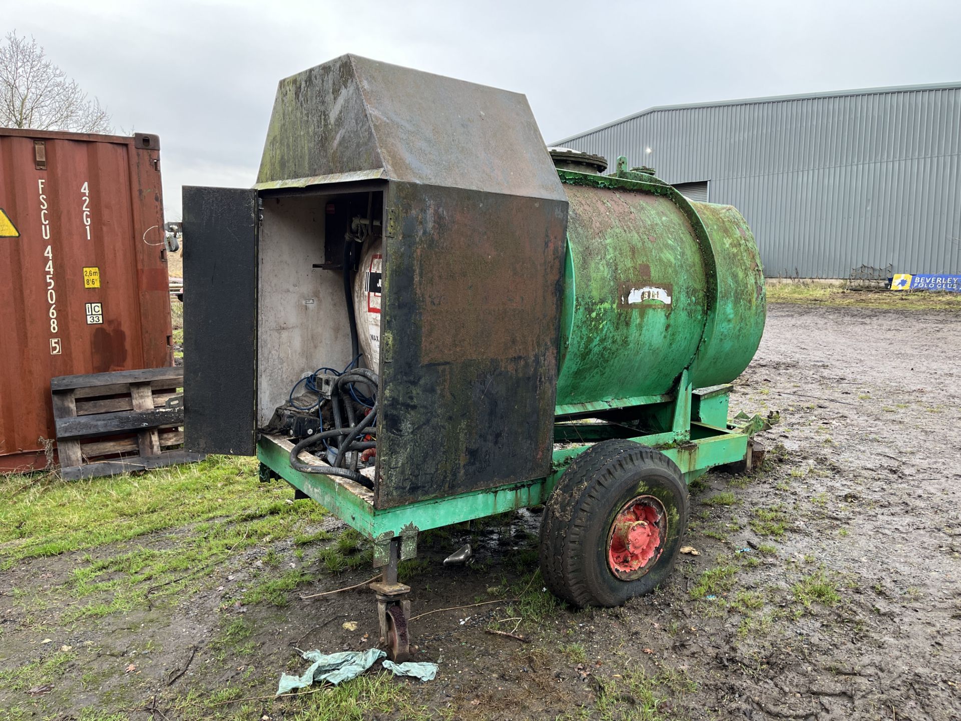 FUEL BOWSER JET A-1 2700LITRE