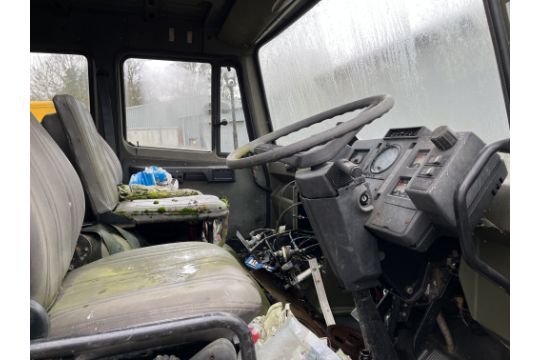 LEYLAND DAF ARMY WAGON WITH CONTAINER