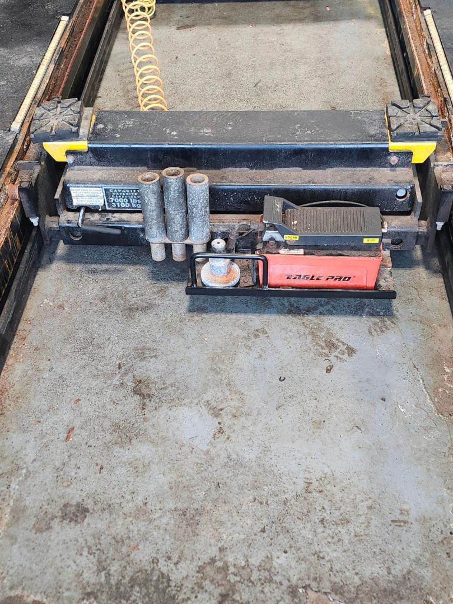 CHALLENGER LIFTS / SNAP-ON EELR593A 14,000LBS CAP SCISSOR TYPE DRIVE-ON ...