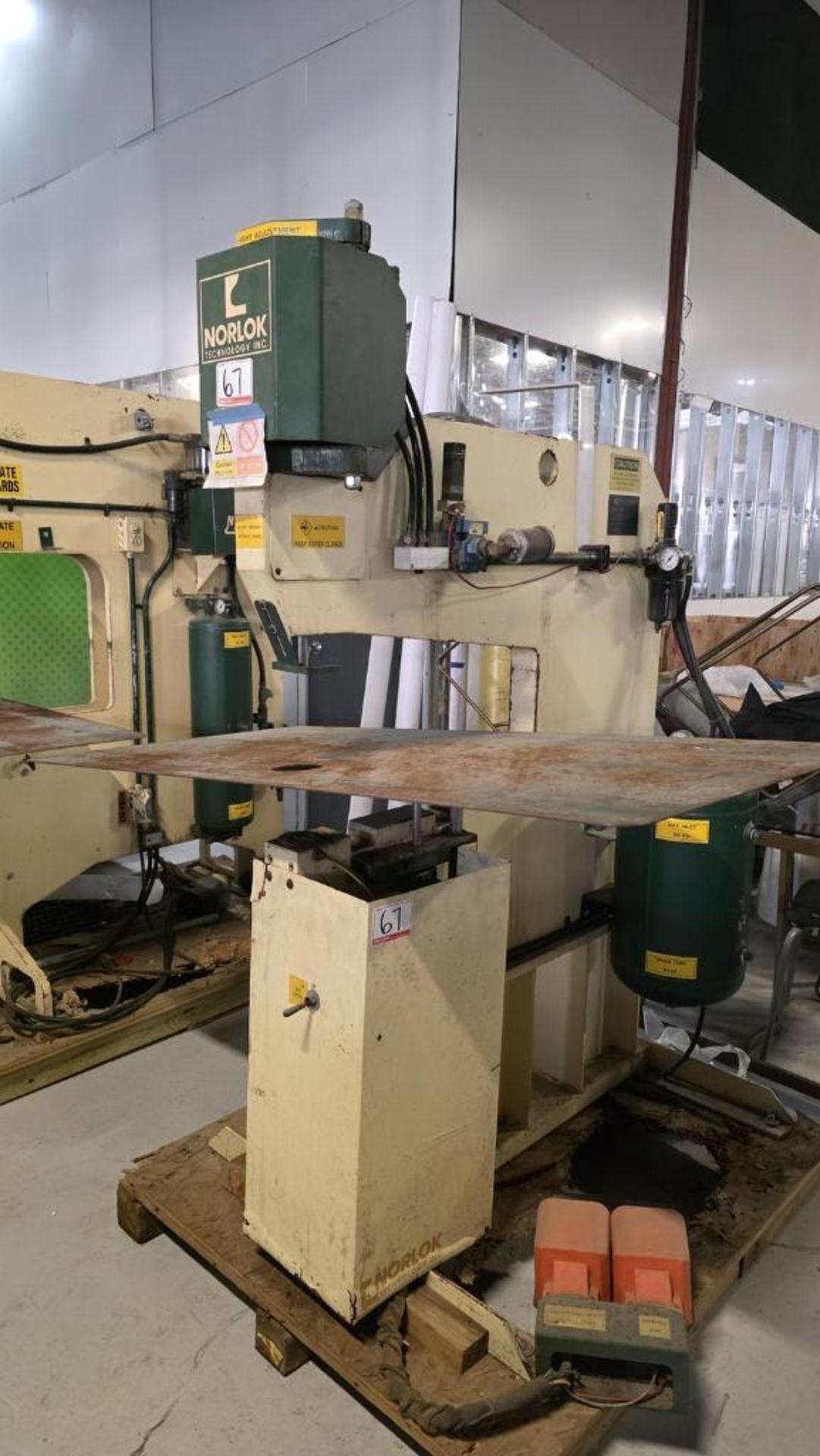 UNITS - ASSTD NORLOCK LL4000, LL2000 LETTER LOCK MACHINE