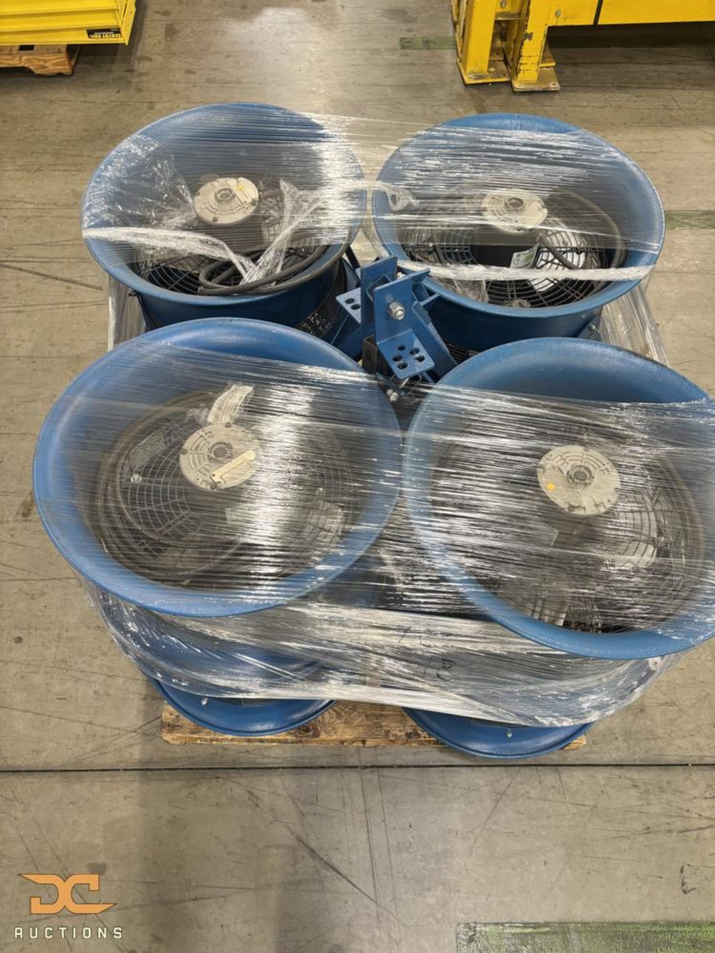 { Choice of lots: 146 (P) } (8) 18" Patterson Fans Make: Patterson ...
