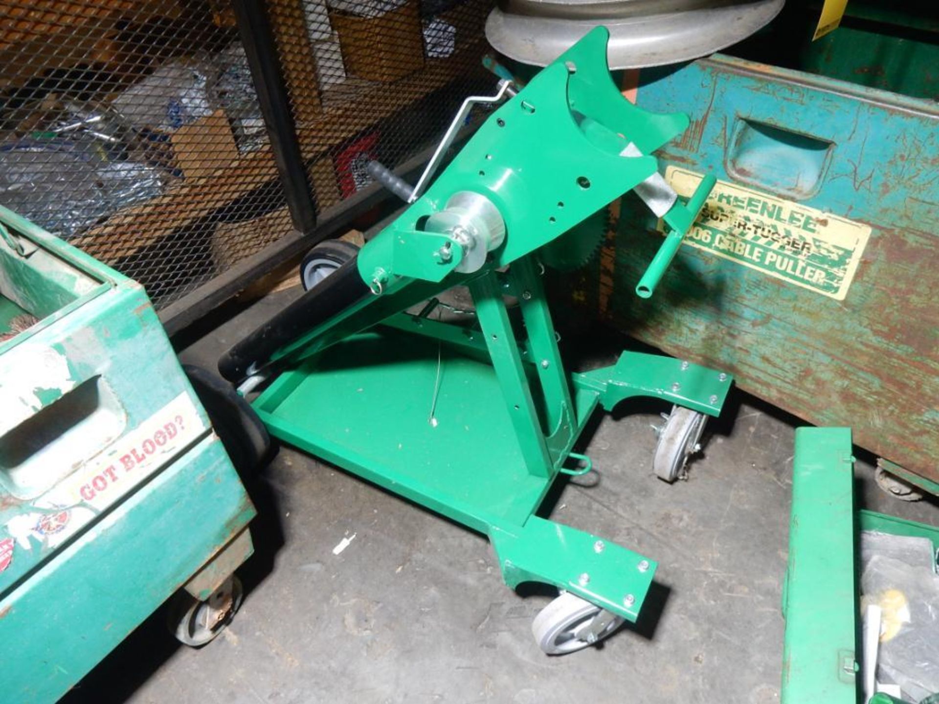 GREENLEE UNUSED UT10 ULTRA TUGGER CABLE PULLER, W/MOBILE VERSA BOOM ...
