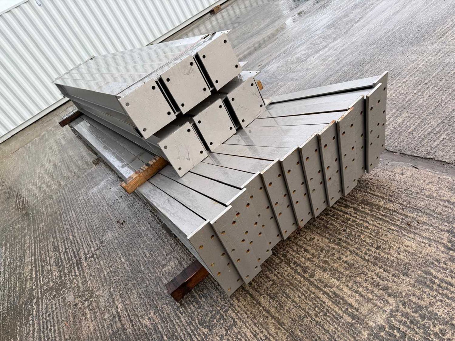 Steel Frame Building 100` x 40` x 16` , 5No 20` Bays 12 Degree Pitch ...
