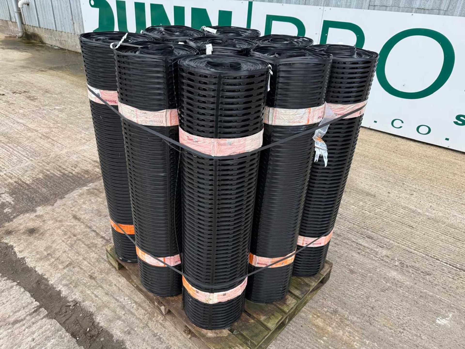 Pallet Of Tensar Geotek RE560 50M x 1.3 Rolls (9 Of) Pallet of Tensar ...