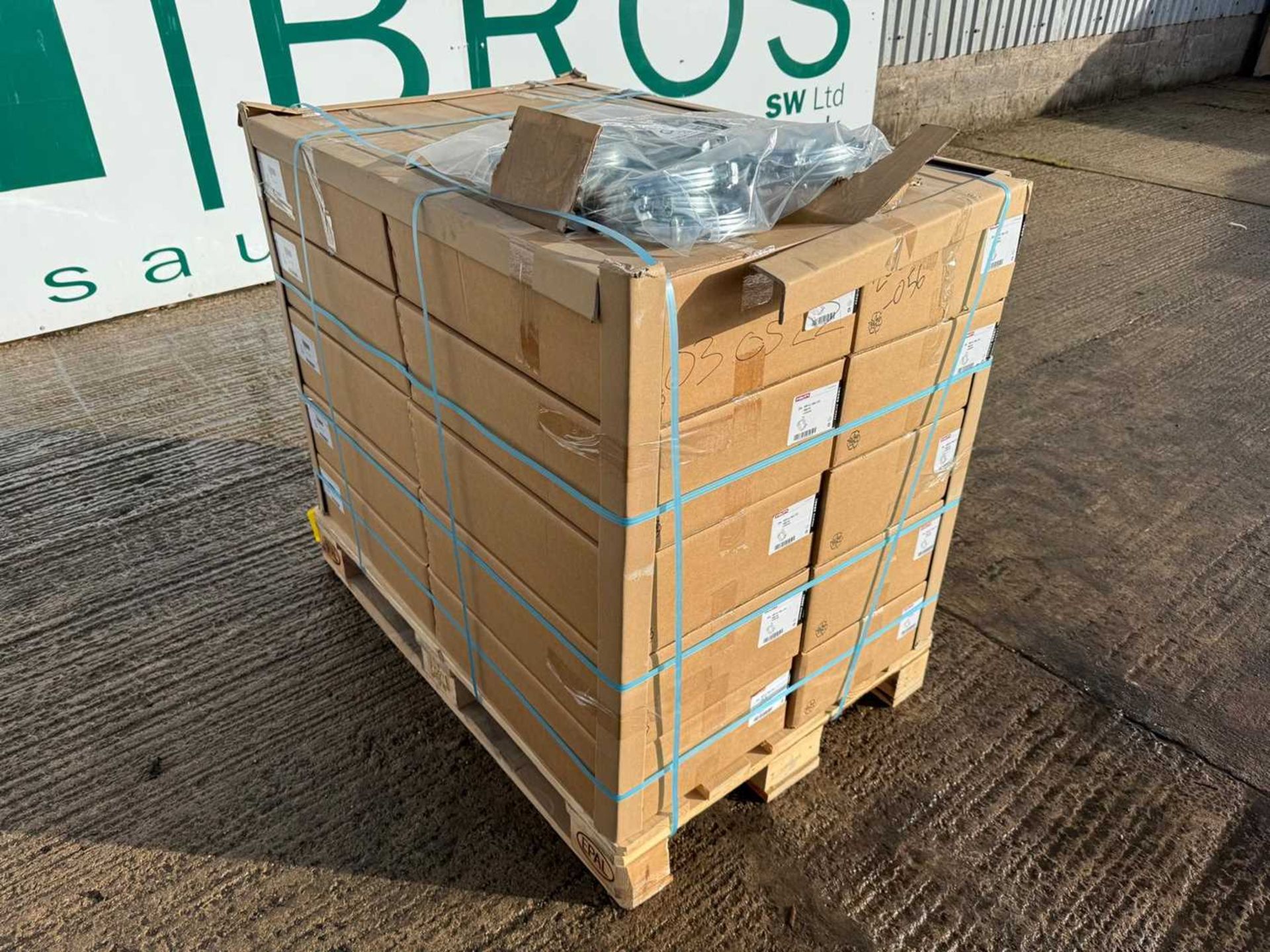 UNRESERVED - Pallet Of Hilti Pipe Clips M8 Size Size 20 Boxes Of 20 ...