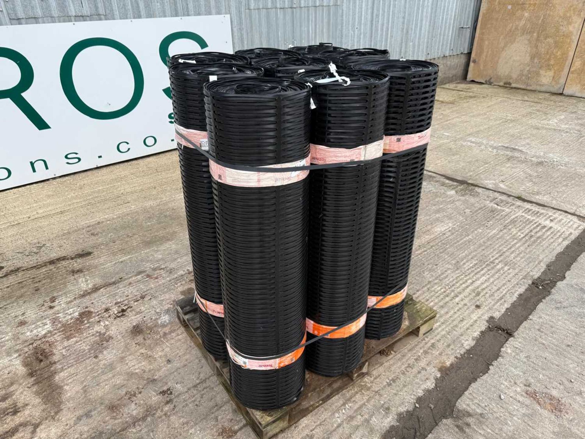 Pallet Of Tensar Geotek RE560 50M x 1.3 Rolls (9 Of) Pallet of Tensar ...