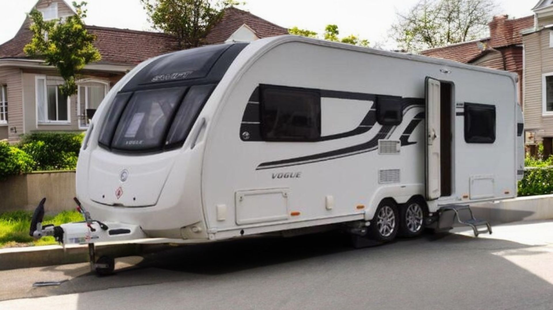 2017 TOURING CARAVAN – TWIN MOVERSVehicle Details:YEAR: 2017BODY TYPE ...