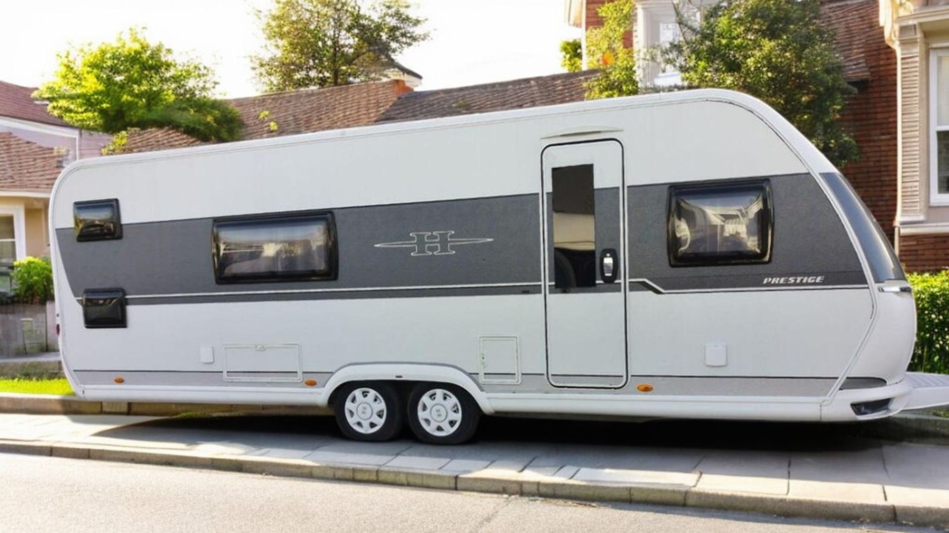 2020 TOURING CARAVAN – U SHAPE LOUNGEVehicle Details:YEAR: 2020BODY ...