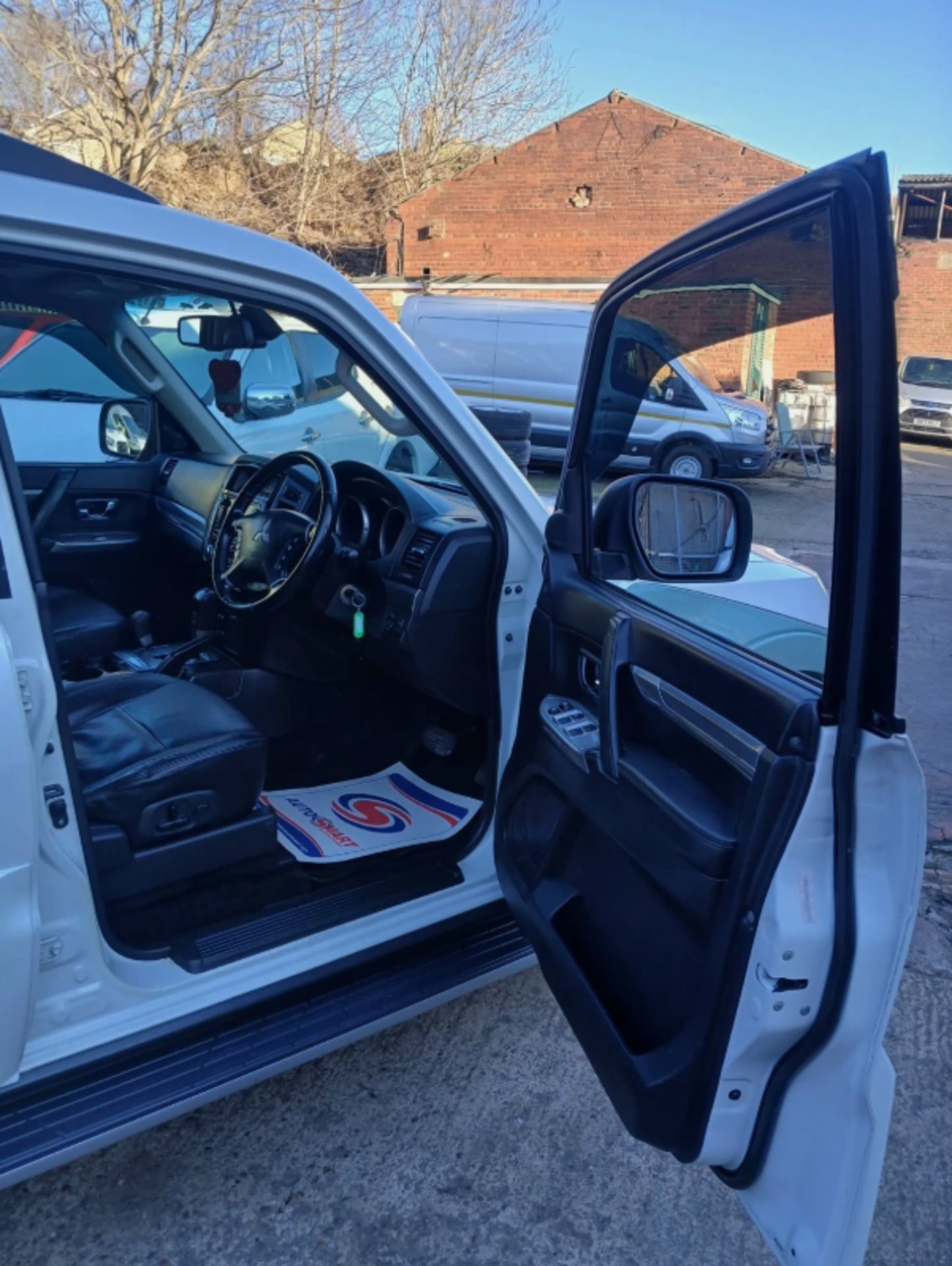 2016 Mitsubishi Shogun SG4 DI-D LWB Auto 7 Seats SUV Diesel AutomaticAs ...