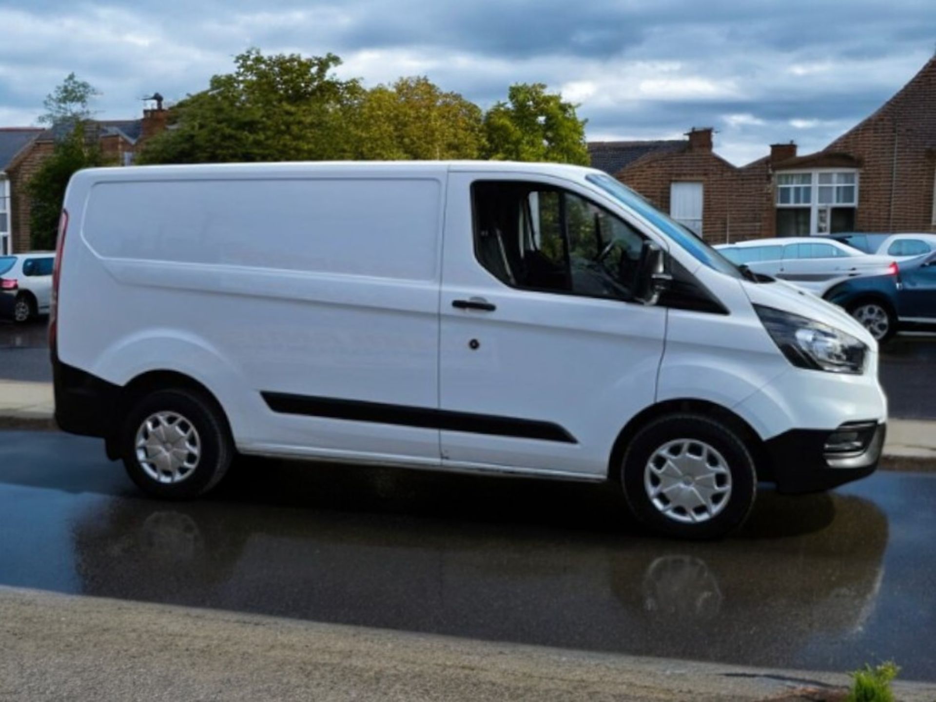 2020 Ford Transit Custom 300 Leader SWB Panel VanAs of report date (27 ...