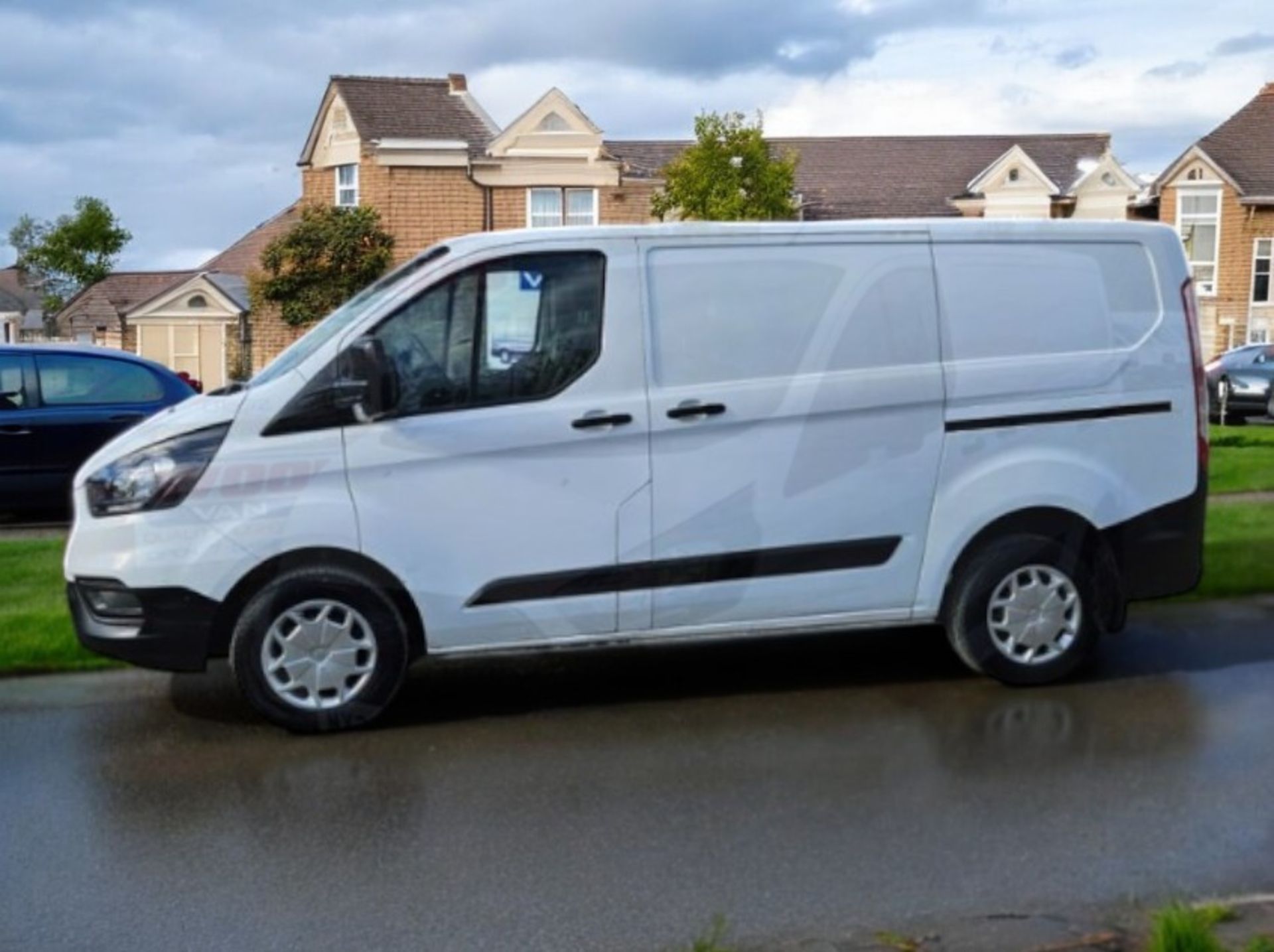 2020 Ford Transit Custom 300 Leader SWB Panel VanAs of report date (27 ...