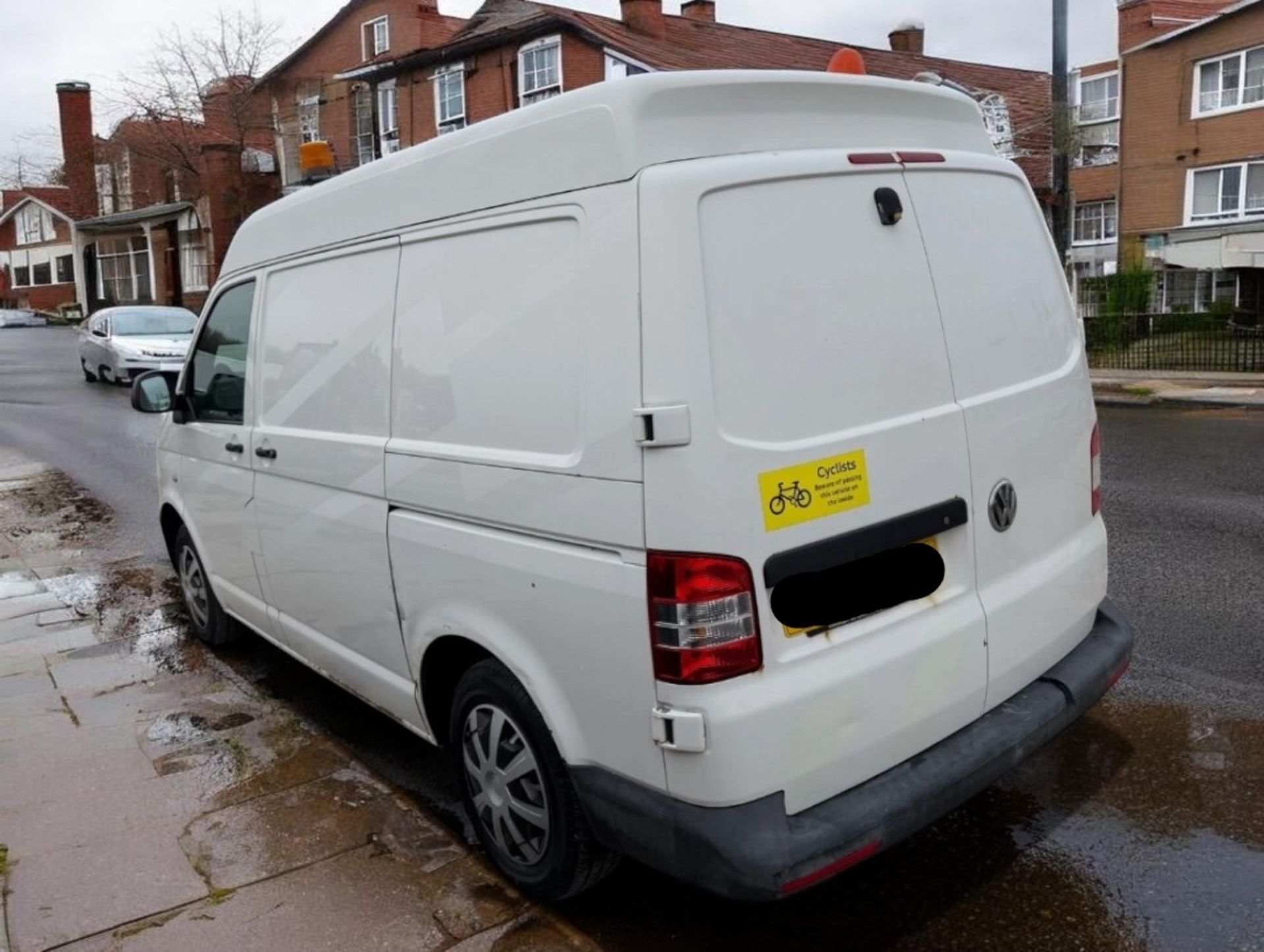 This 2014 VOLKSWAGEN TRANSPORTER T32 ST-LINE TDI 4M L1H1 (4,892mm long ...