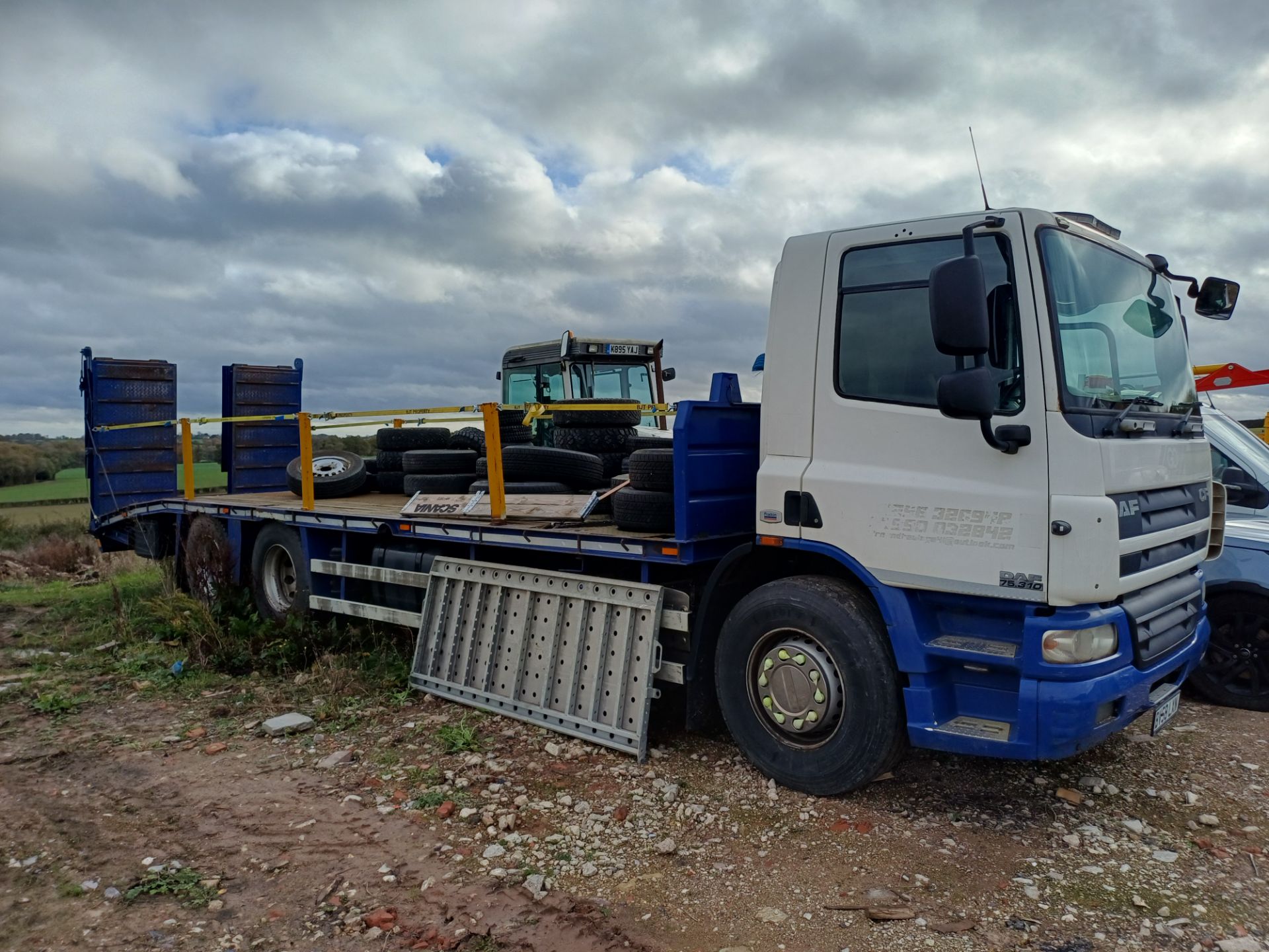 DAF FAS CF75.310E 6x2 flatbed beavertail plant lorry (11/2008 ...