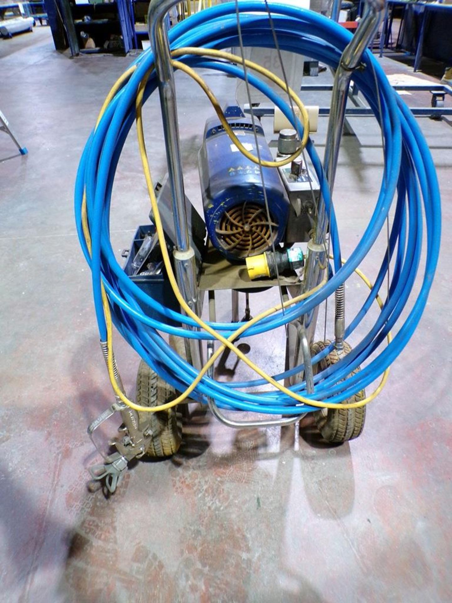 Graco ST Max II 595 PC Pro paint mixer and spray gun, with Smart control