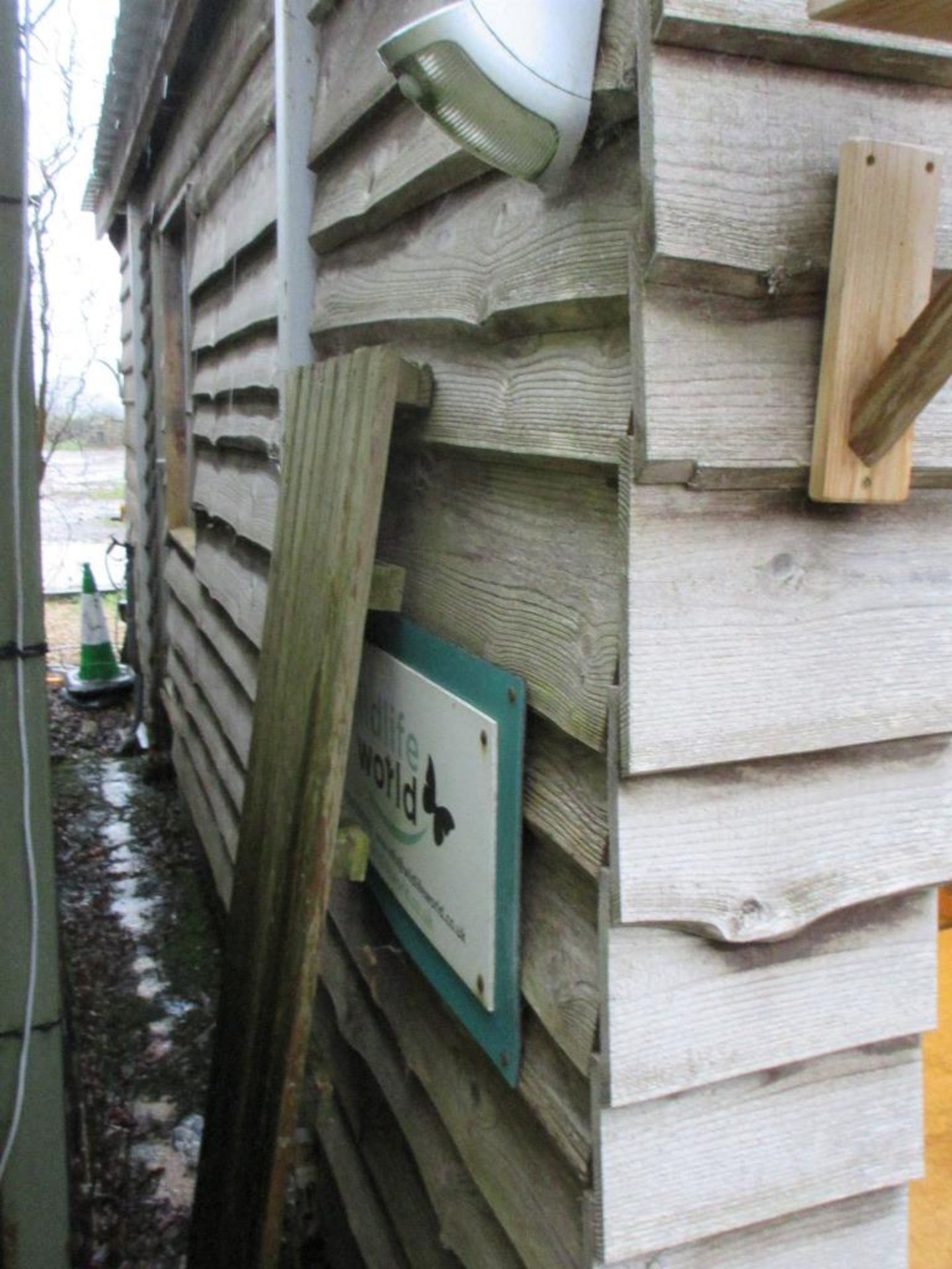 Jackleg portable building, 20ft x 9ft 6" - including cladding, 2 rooms ...