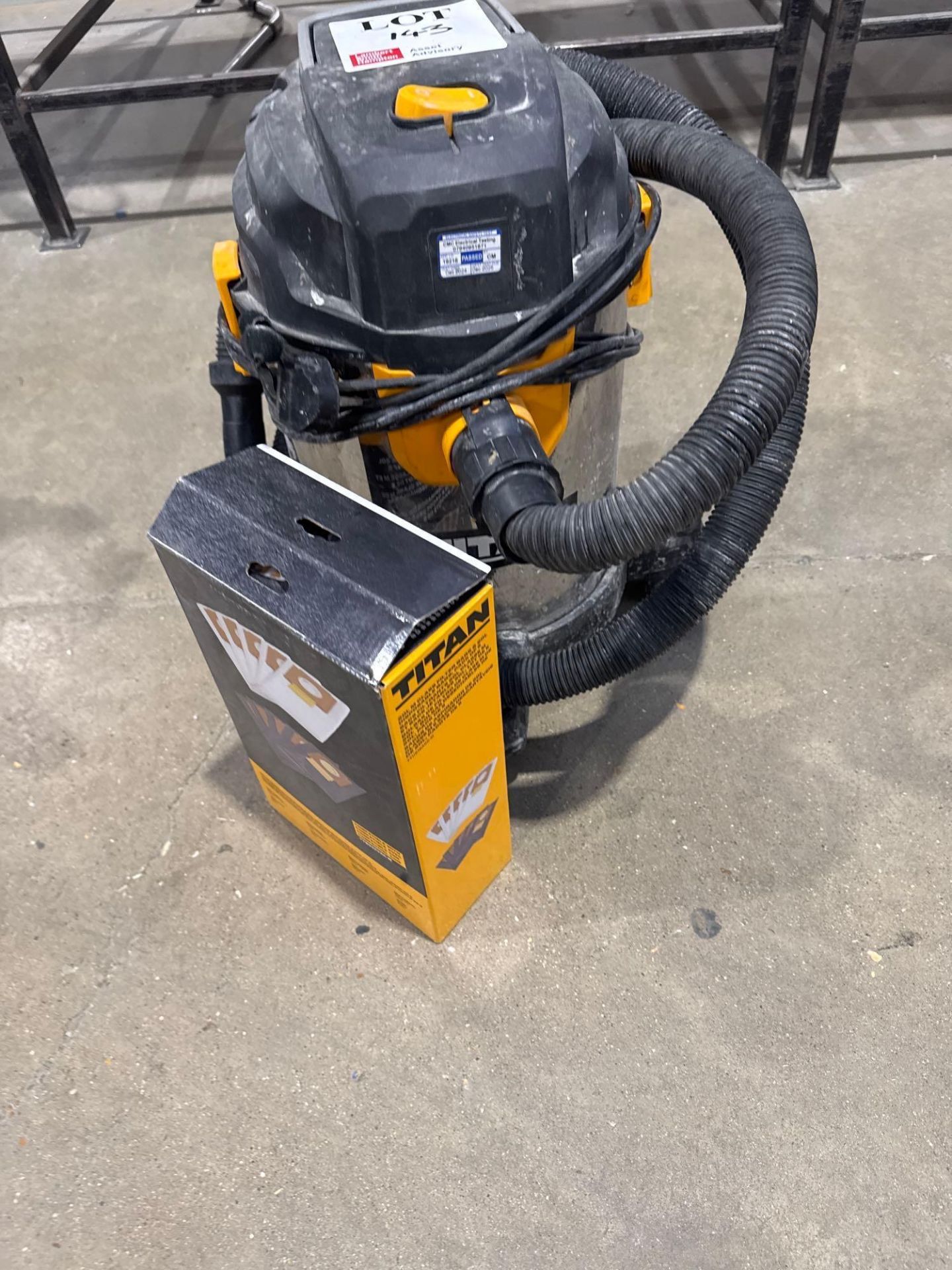 Titan TTB775VAC wet and dry vacuum cleaner Additional Information:with ...