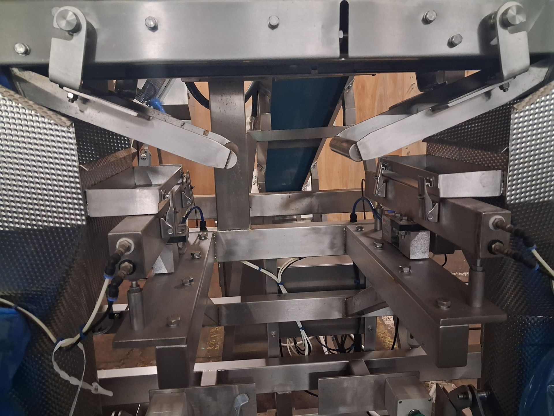 'Cotswold Machinery' Twin Head Bagging Machine - Was being used mostly ...