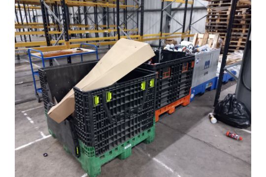 5 x Plastic stillages