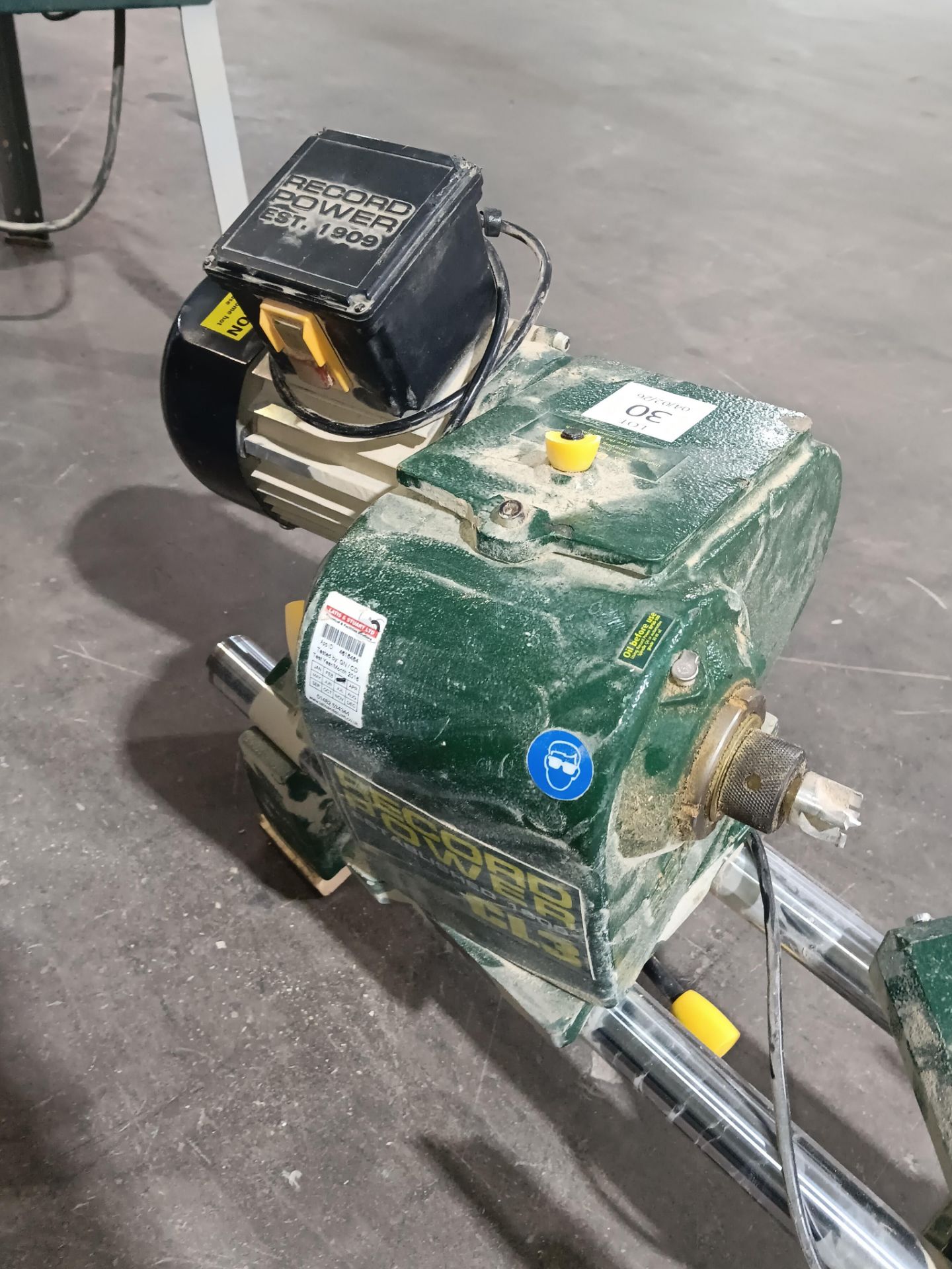 Record Power CL3 Wood Turning Lathe. Please note this lot has a £5 plus ...