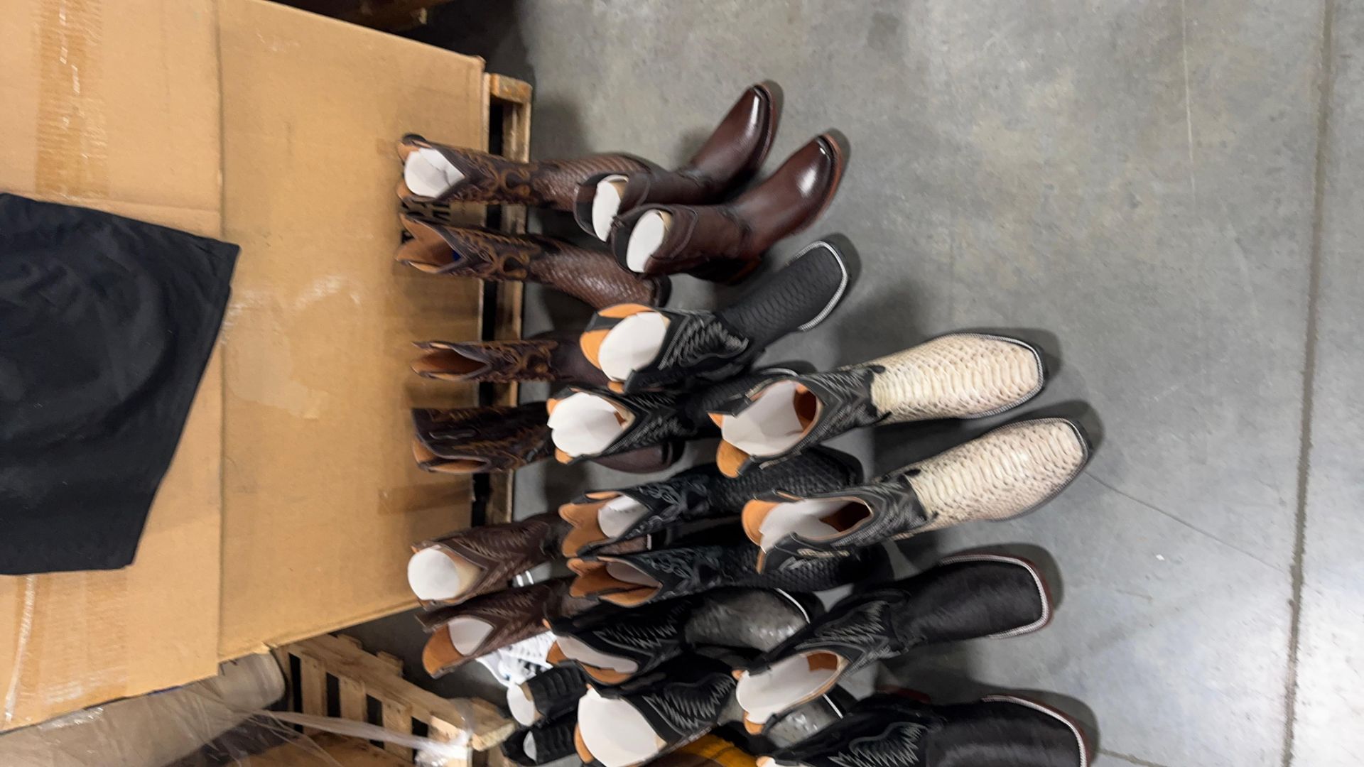 Clothing: 3M insulated, boots, Adidas, no boundaries, quints, David ...