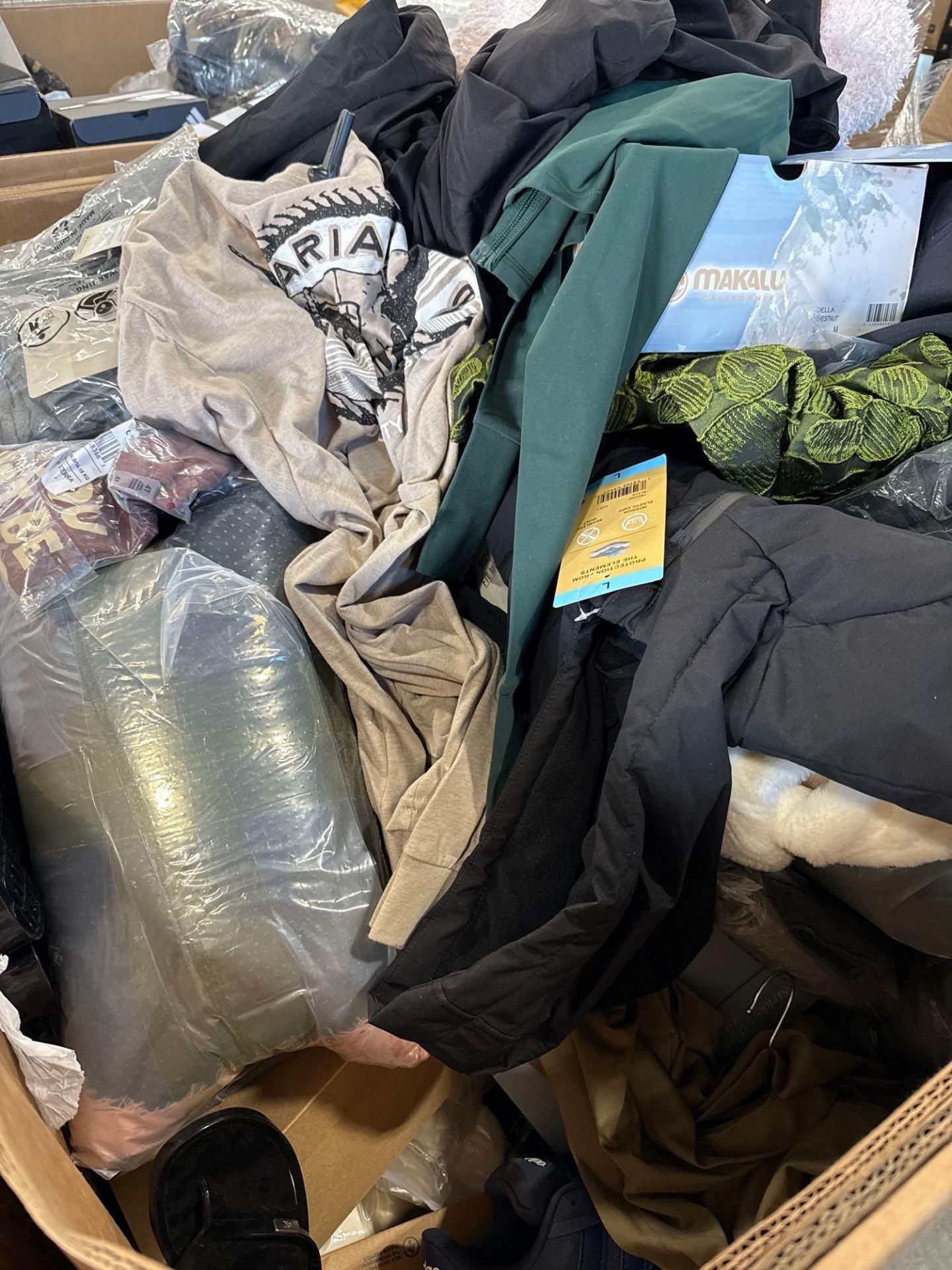 Clothing: crown vintage, BO Bluey, trainer liners, REISS, boo-hoo man ...