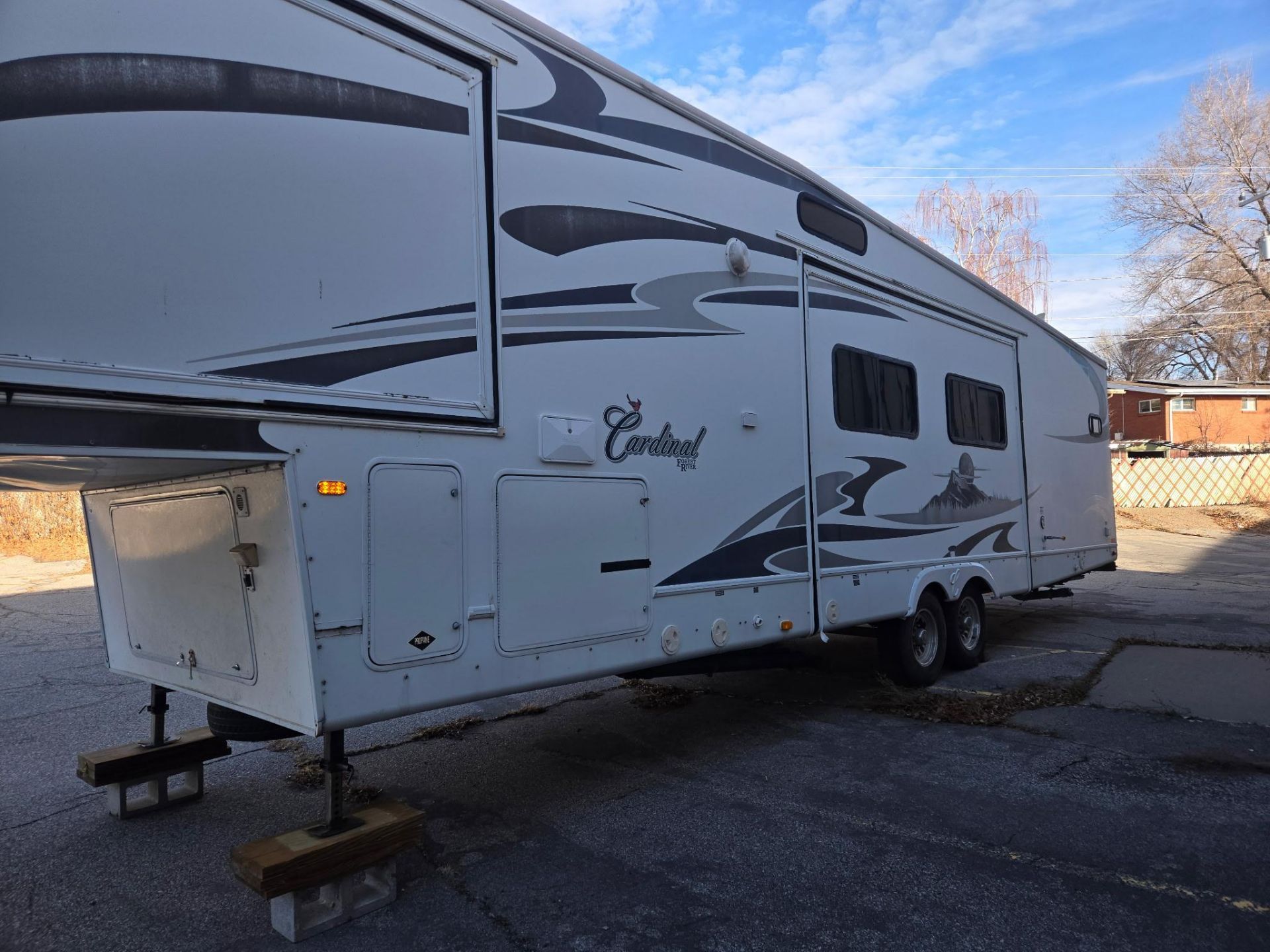2008 Forest River Cardinal 5th wheel travel trailer #4X4FCAM248G092889 ...