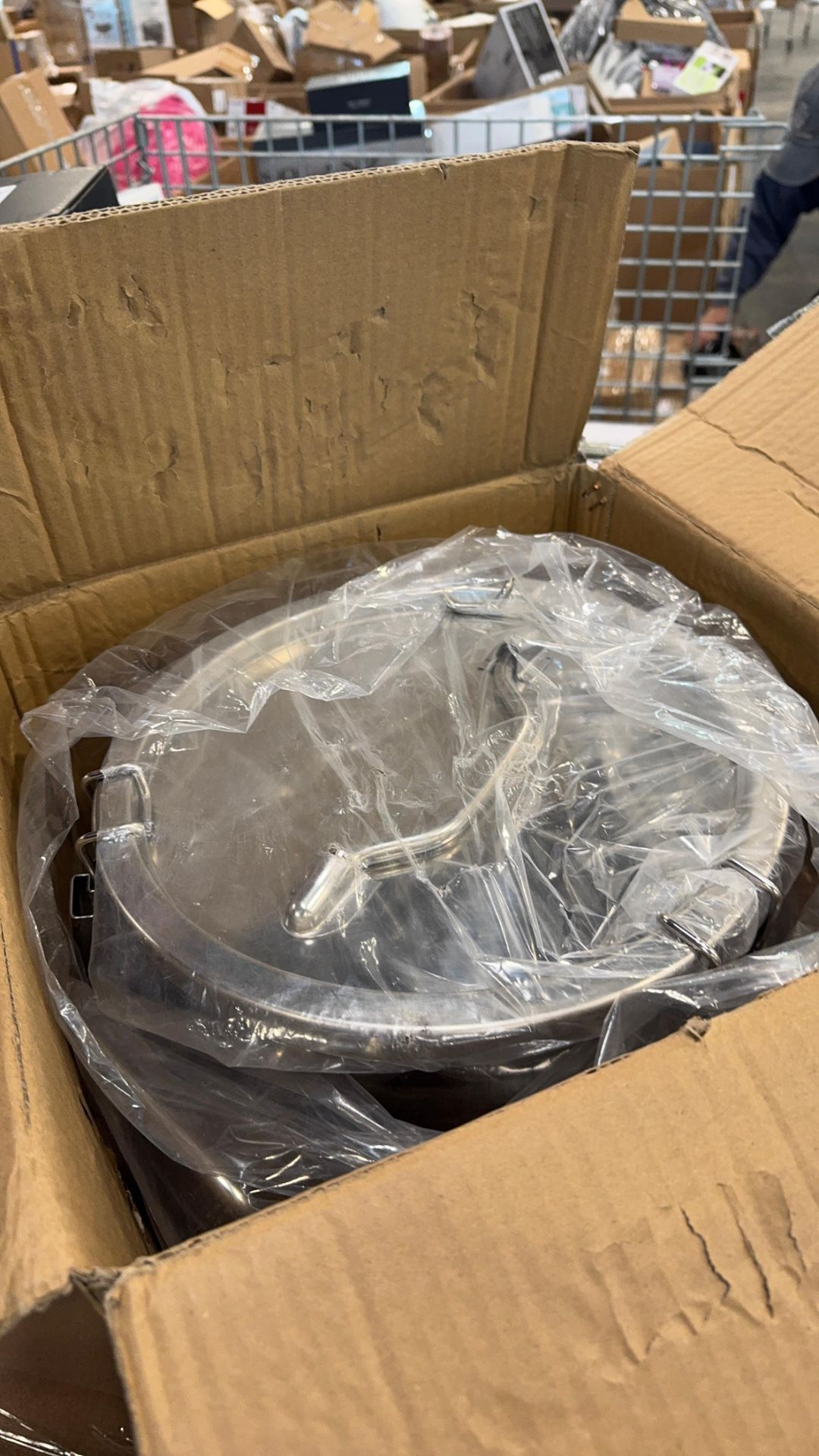 industrial and automotive items, suncast 100 ft hose, traffic Master ...