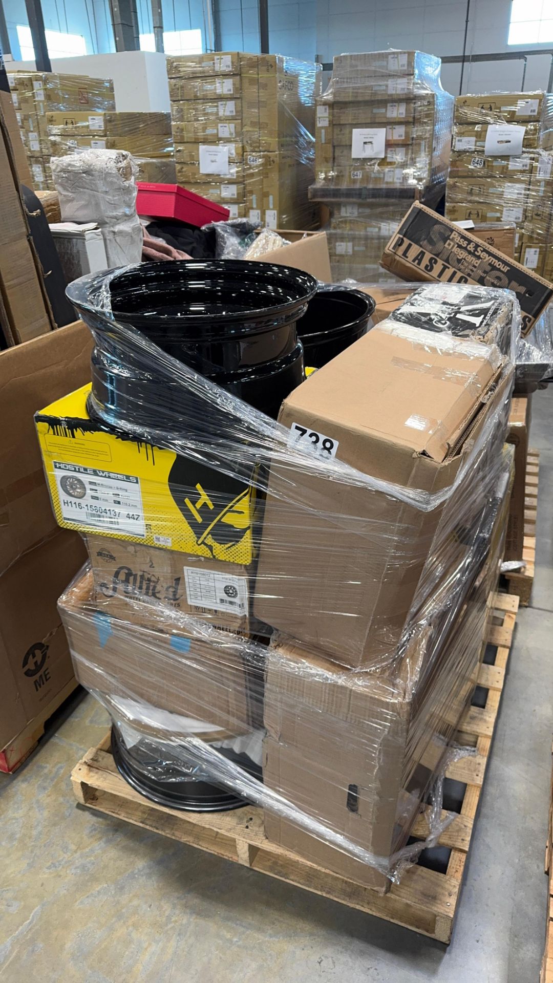 Pallet of rims