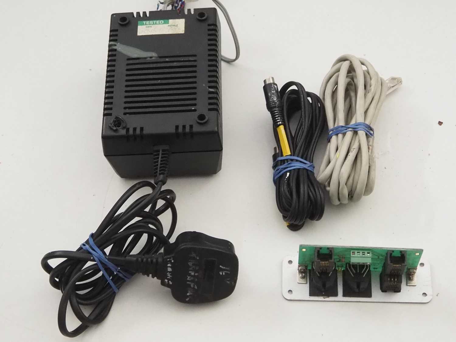 OO gauge digital DCC controllers and accessories by LENZ, DIGITRAX and ...
