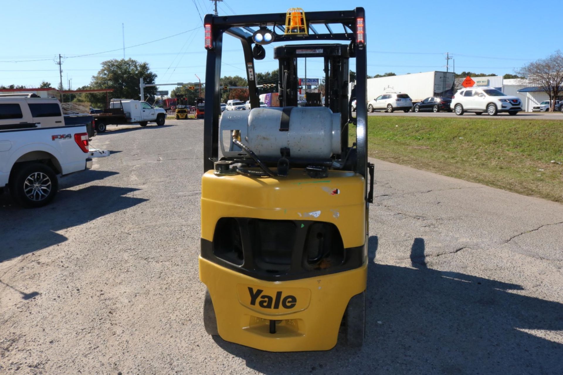 Description: This 2017 Yale GLC050VX forklift is a reliable workhorse ...