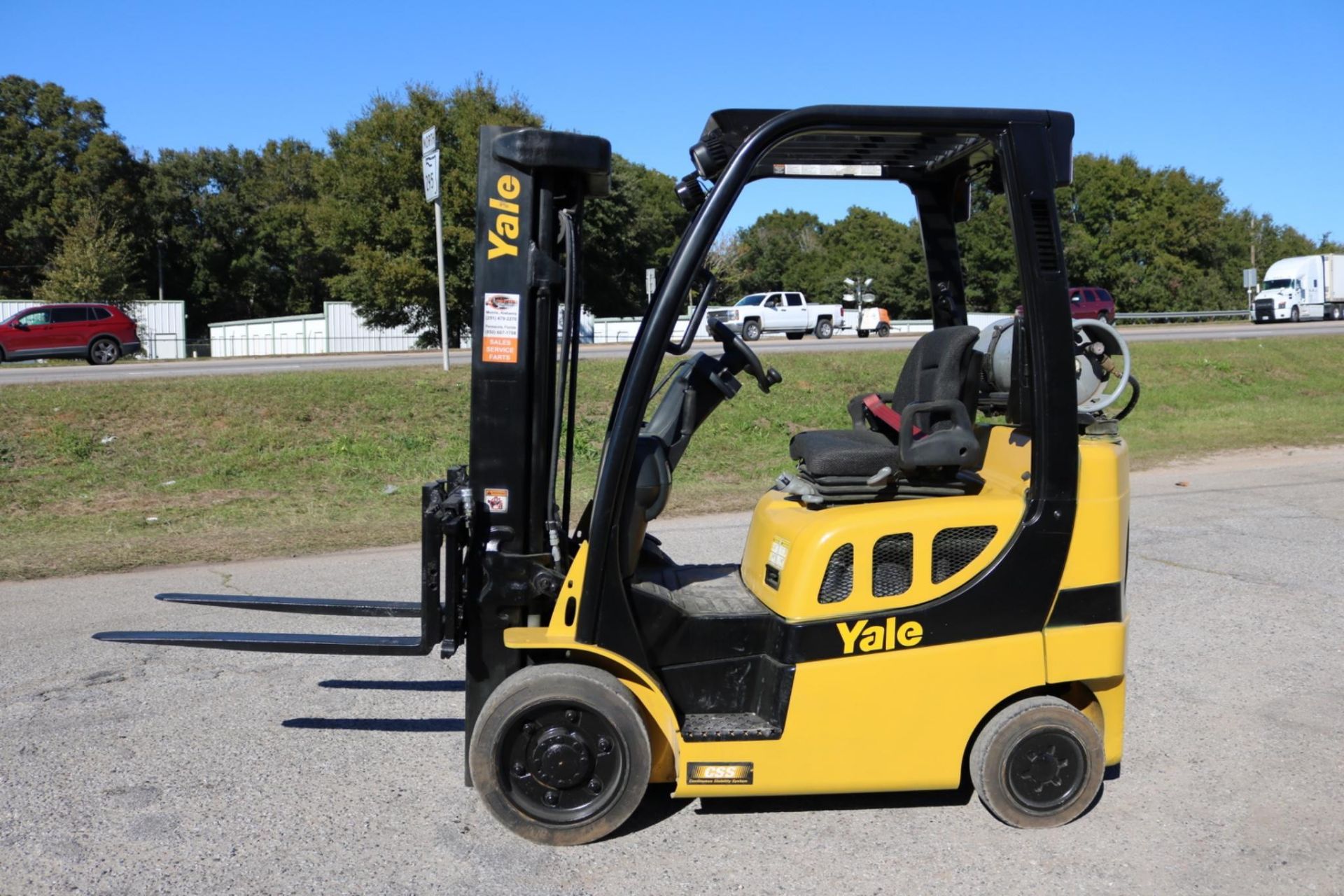 Description: This 2017 Yale GLC050VX forklift is a reliable workhorse ...