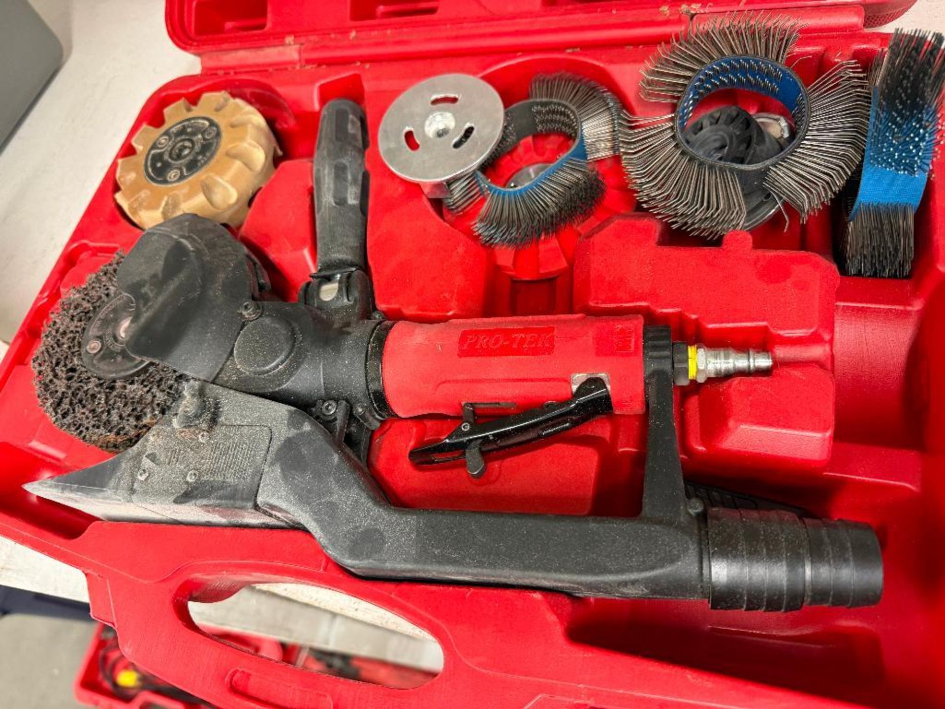 PRO-TEK Pneumatic Abrasive Tool