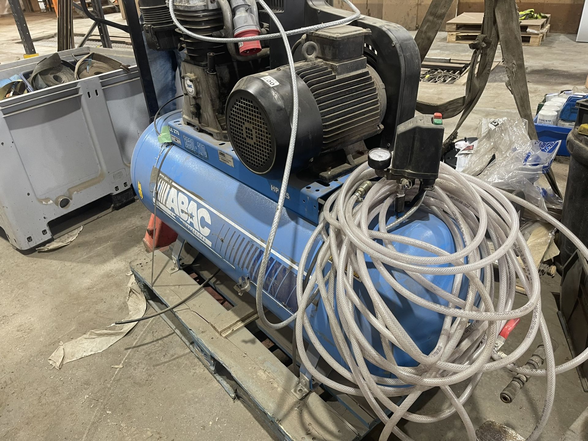 ABAC B630-270 Two Stage Belt Driven Air Compressor 270 litre tank 7.5 ...