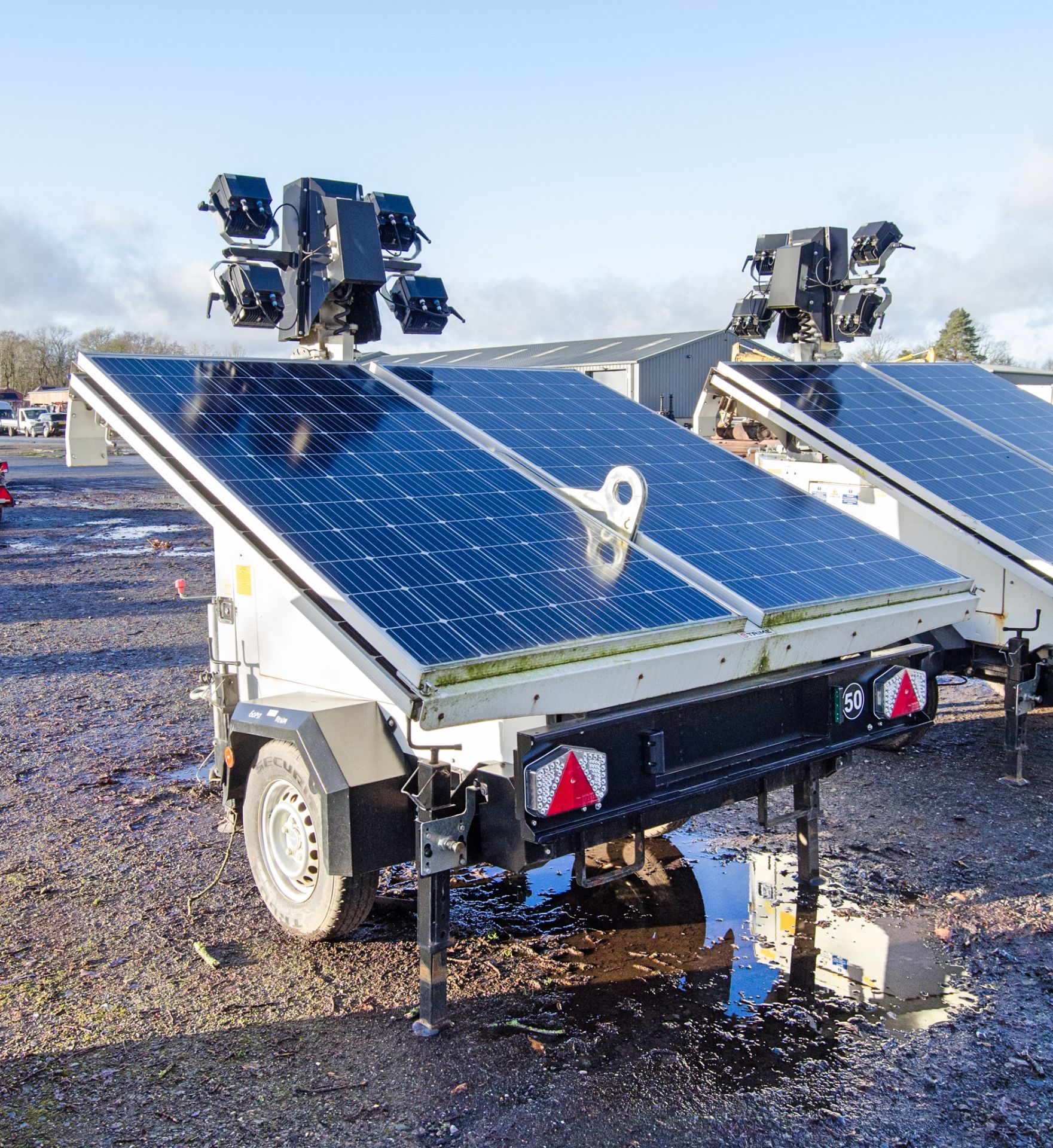 Trime X-Solar solar powered 4 head LED fast tow mobile lighting tower ...