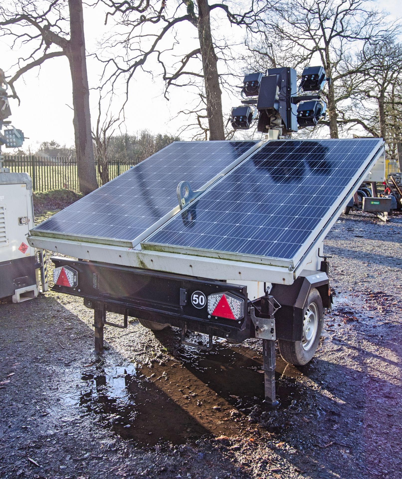 Trime X-Solar solar powered 4 head LED fast tow mobile lighting tower ...