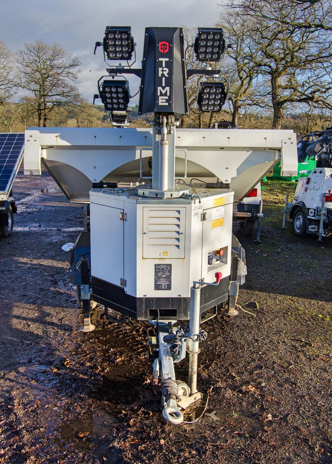 Trime X-Solar solar powered 4 head LED fast tow mobile lighting tower ...