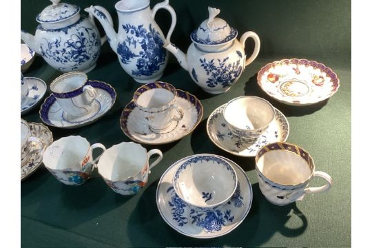 A selection of 18th Century Worcester Dr Wall porcelain, to include ...