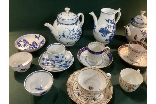 A selection of 18th Century Worcester Dr Wall porcelain, to include ...