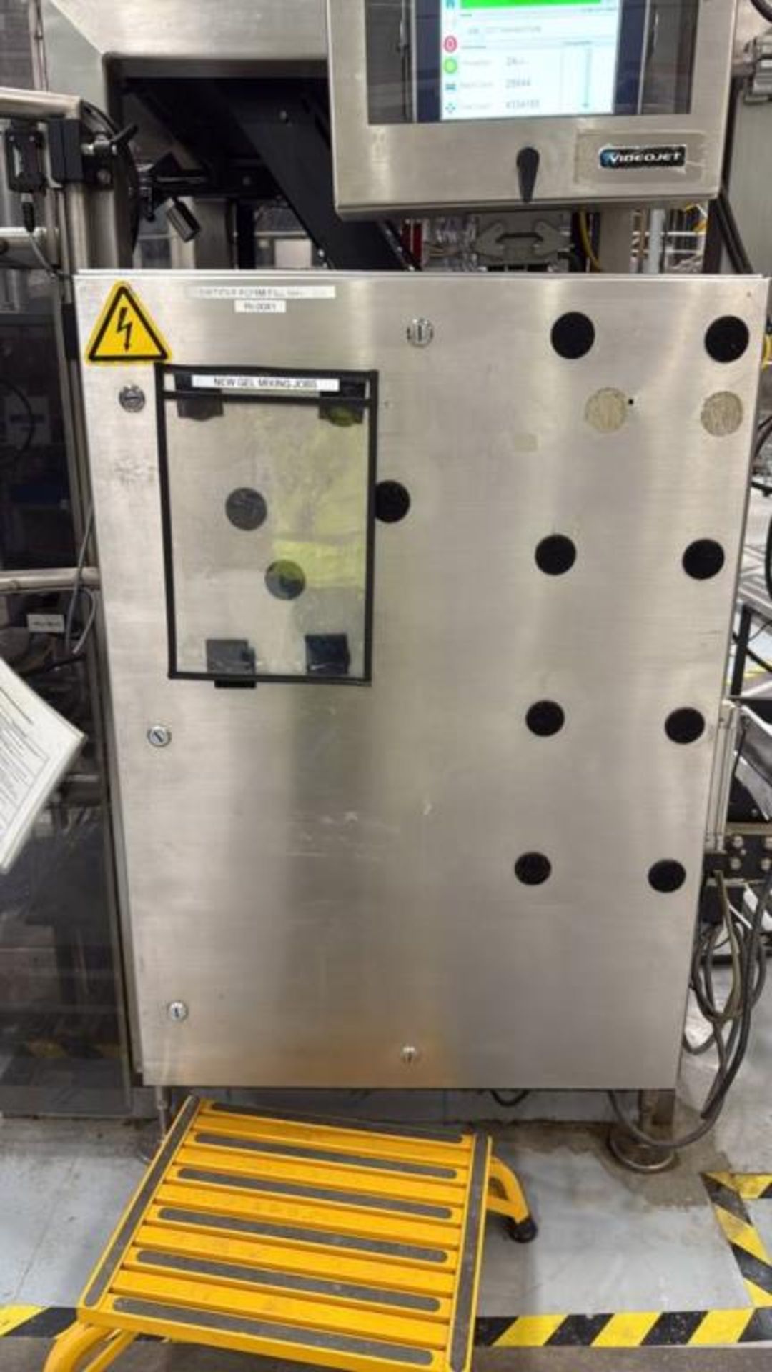 Matrix Model Mercury 2840R Vertical Form-Fill-Seal Packaging System, sn ...